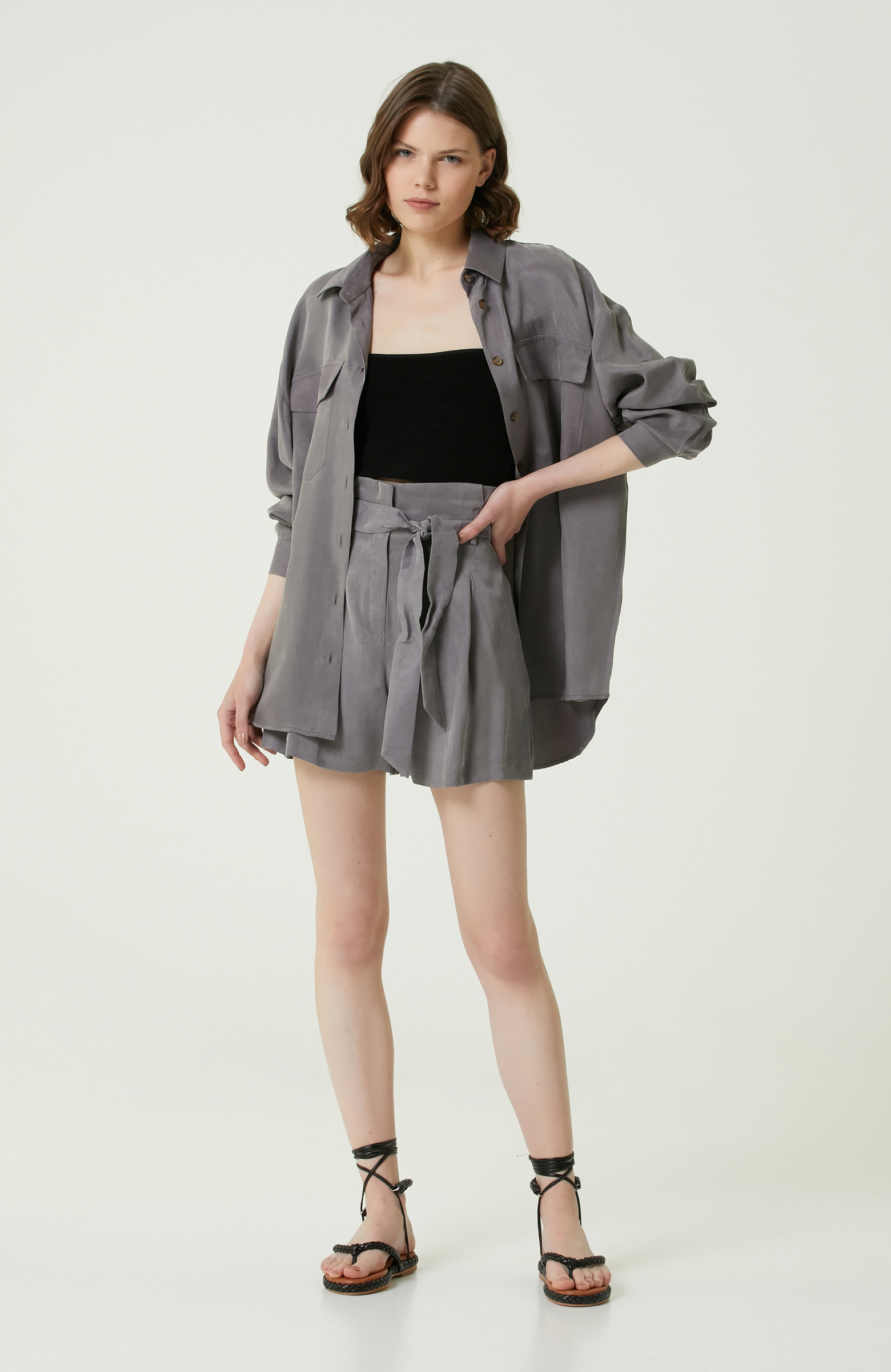 Antrasit Beli Kuşaklı Mini Şort Antrasit Beli Kuşaklı Mini Şort