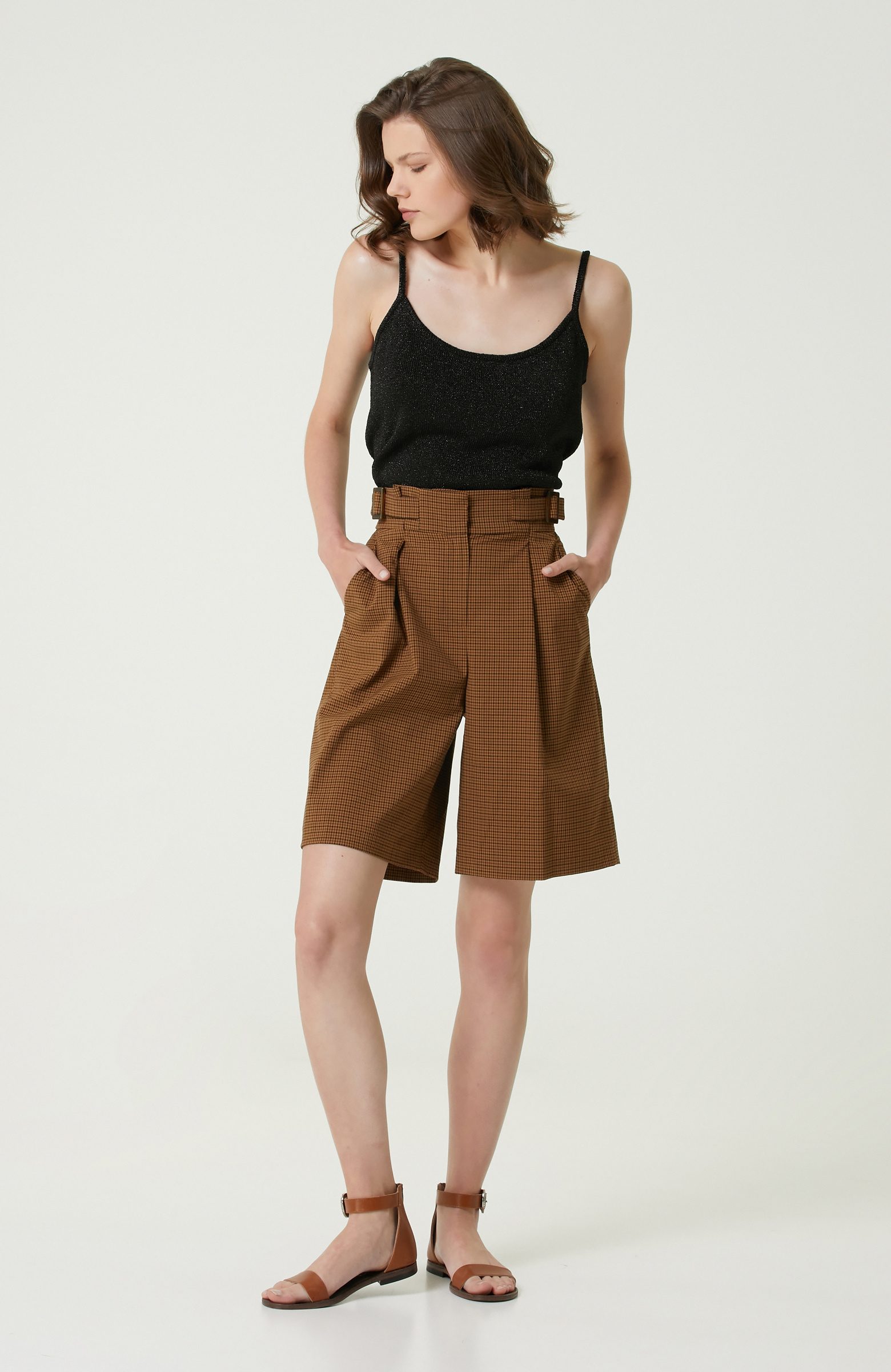 Regular Fit Kahverengi Kareli Şort