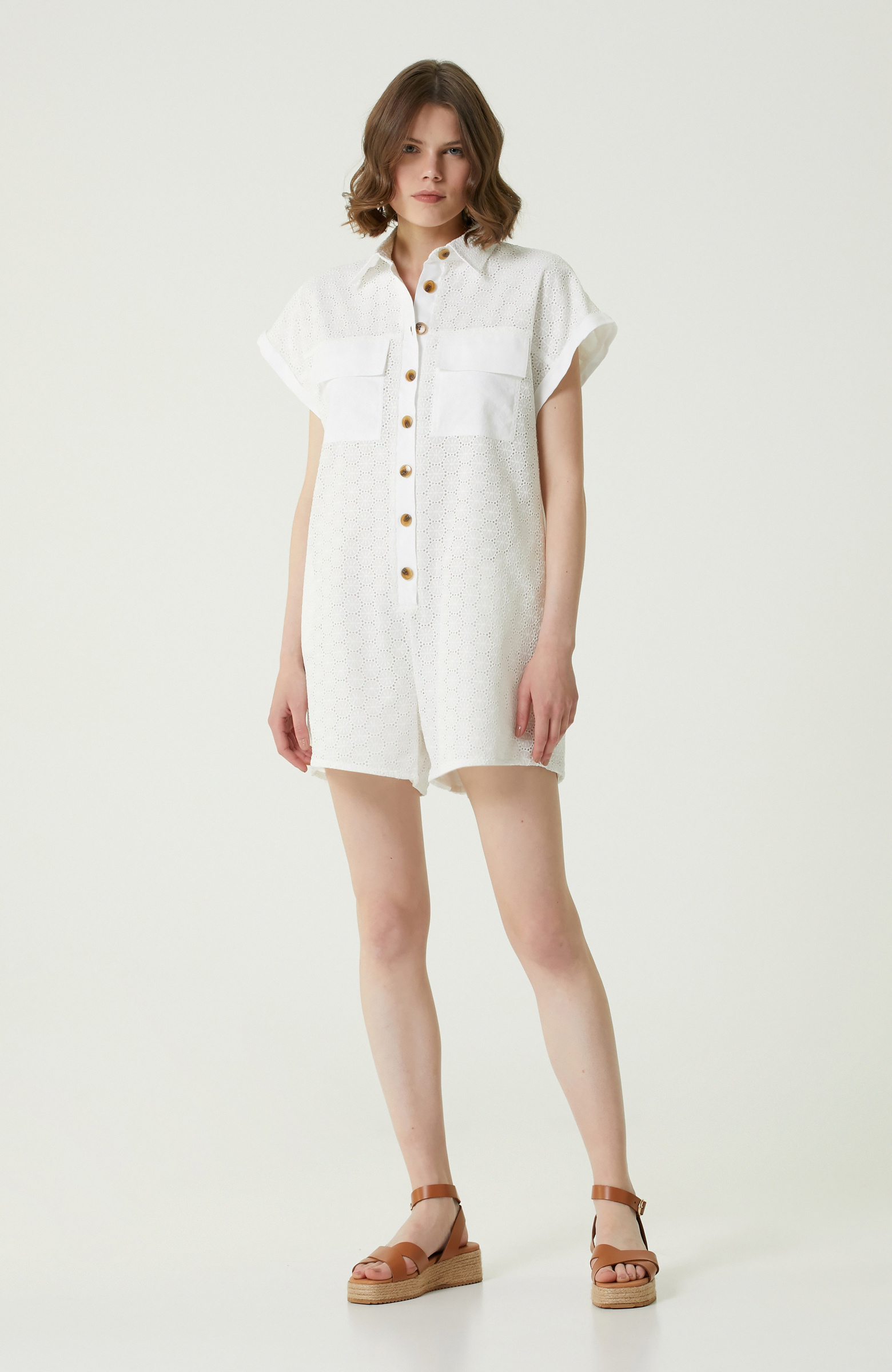 Regular Fit Beyaz Mini Güpür Tulum Regular Fit Beyaz Mini Güpür Tulum