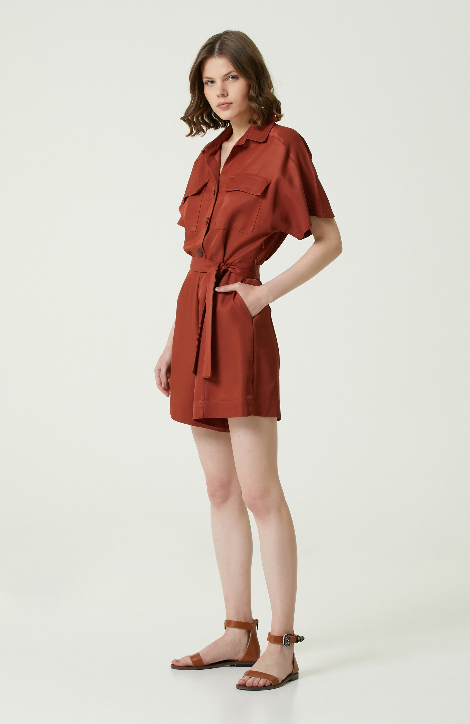 Turuncu Beli Kuşaklı Mini Tulum Turuncu Beli Kuşaklı Mini Tulum