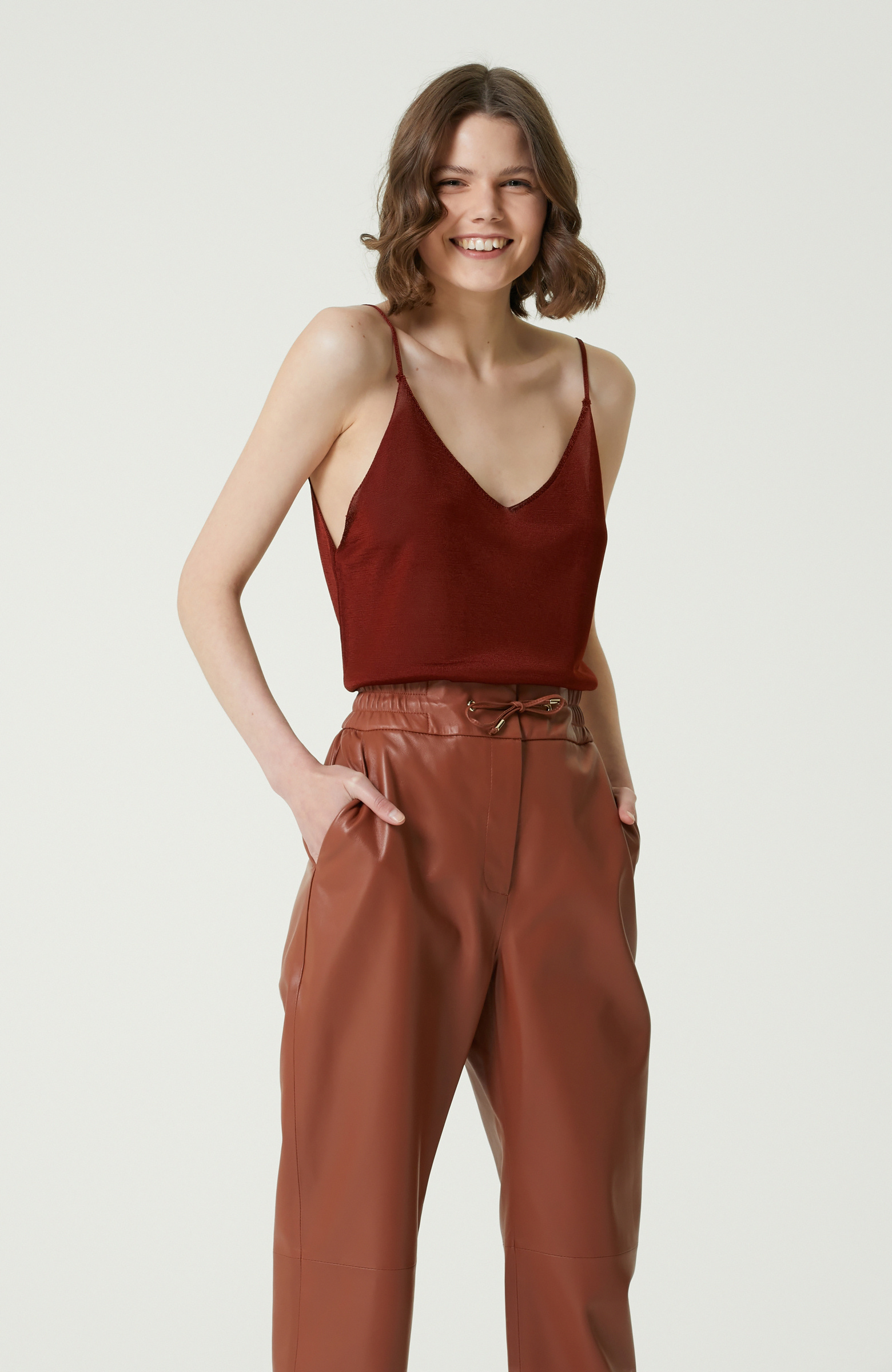 Slim Fit Turuncu V Yaka Askılı Kazak