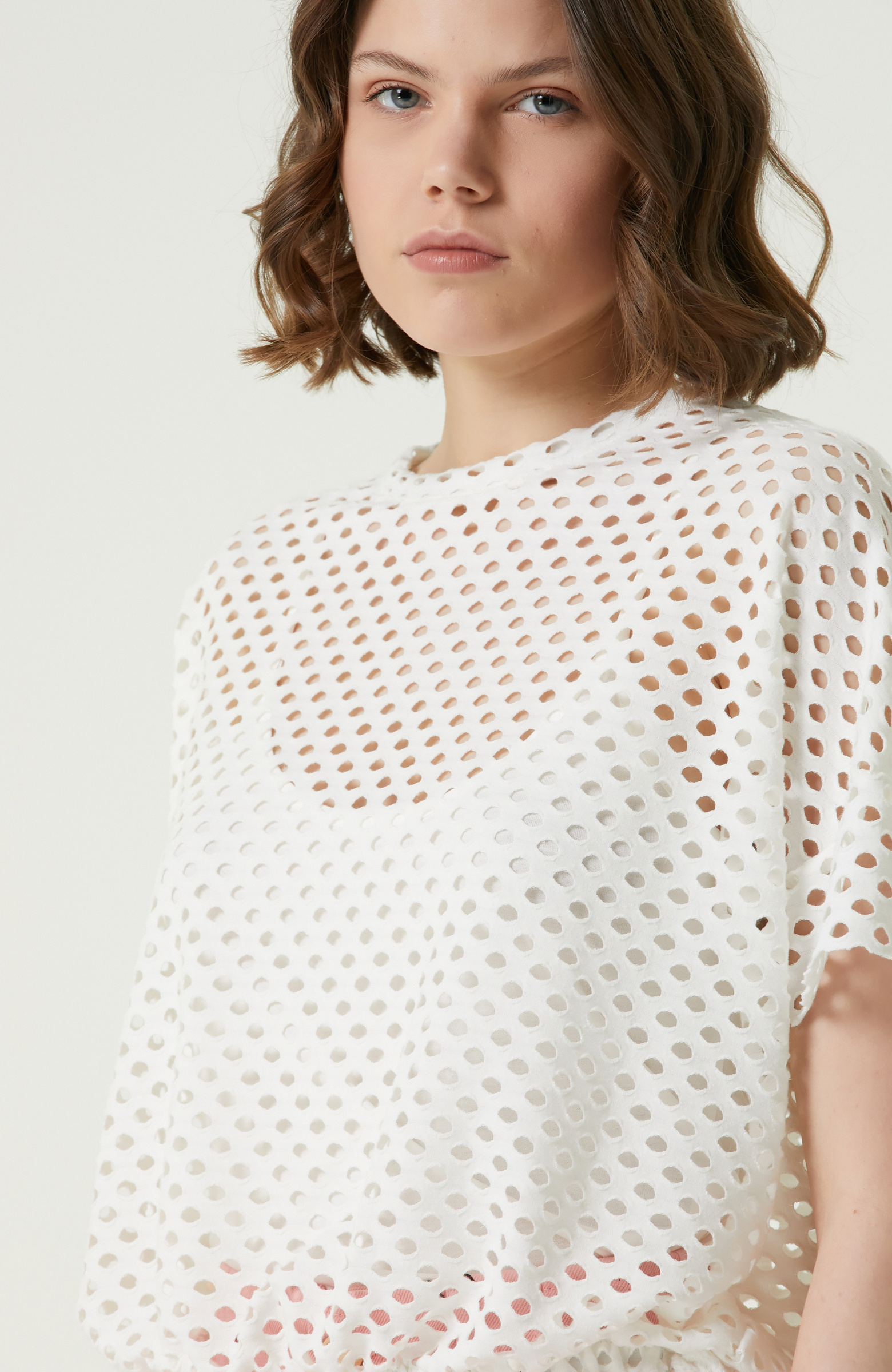 Beyaz Beli Büzgülü Güpür Bluz Beyaz Beli Büzgülü Güpür Bluz