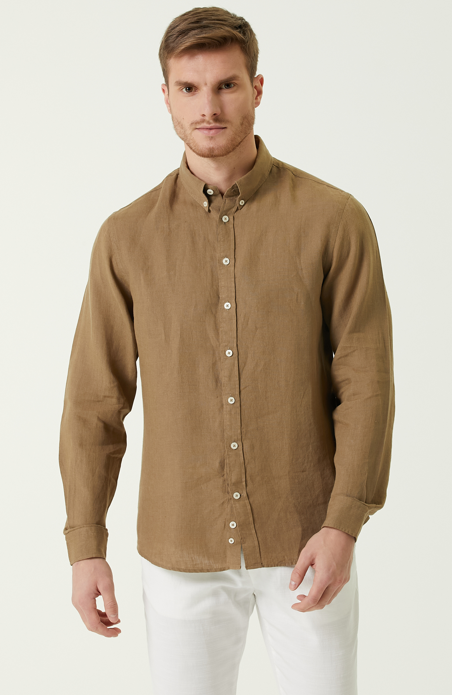 Comfort Fit Camel Düğmeli Yaka Keten Gömlek Comfort Fit Camel Düğmeli Yaka Keten Gömlek