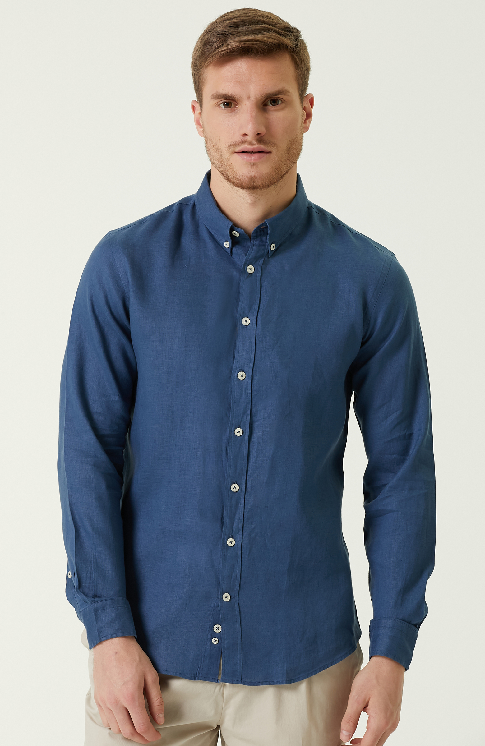 Comfort Fit Lacivert Düğmeli Yaka Keten Gömlek Comfort Fit Lacivert Düğmeli Yaka Keten Gömlek