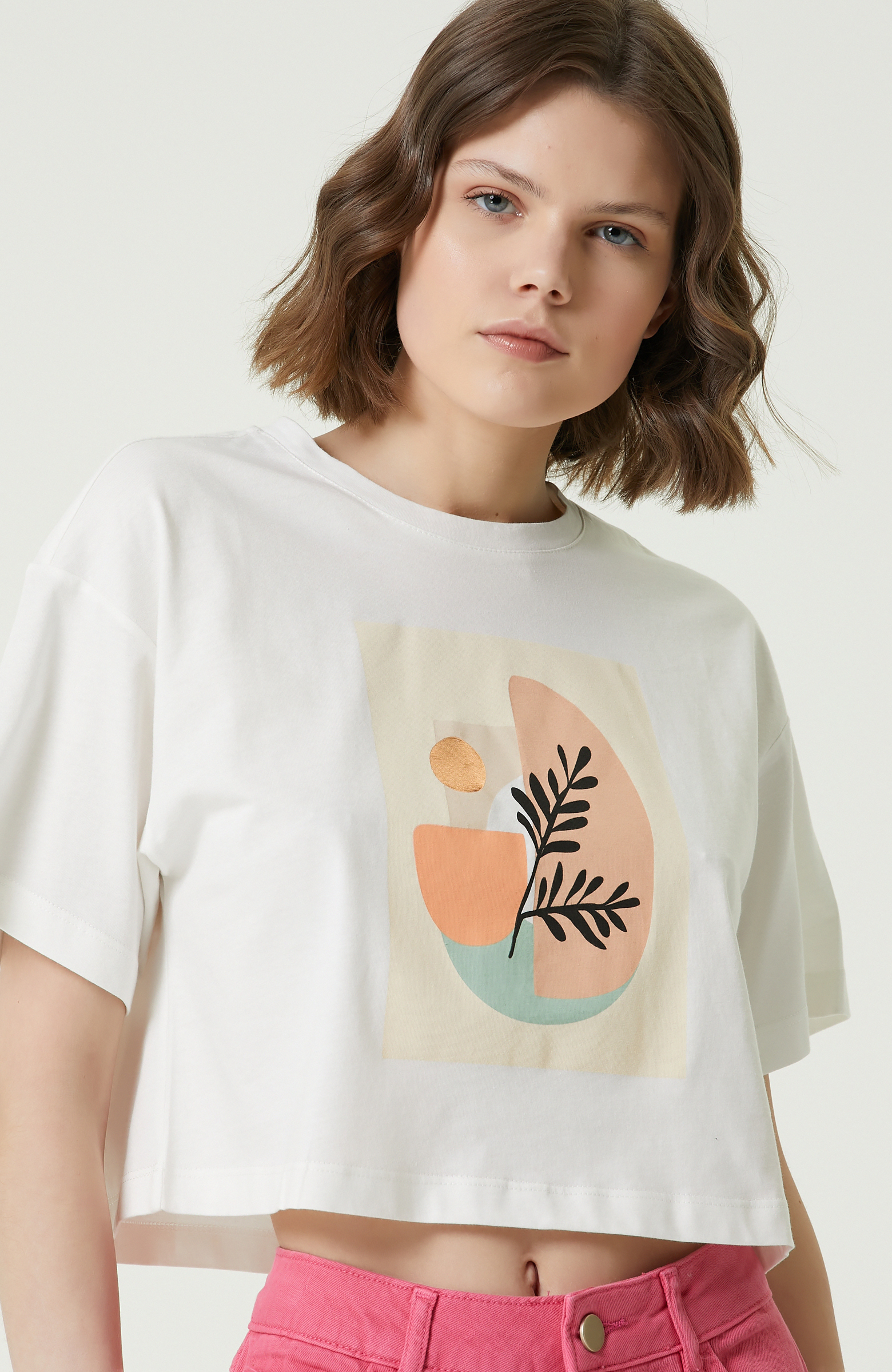 Beyaz Baskılı Cropped T-shirt Beyaz Baskılı Cropped T-shirt