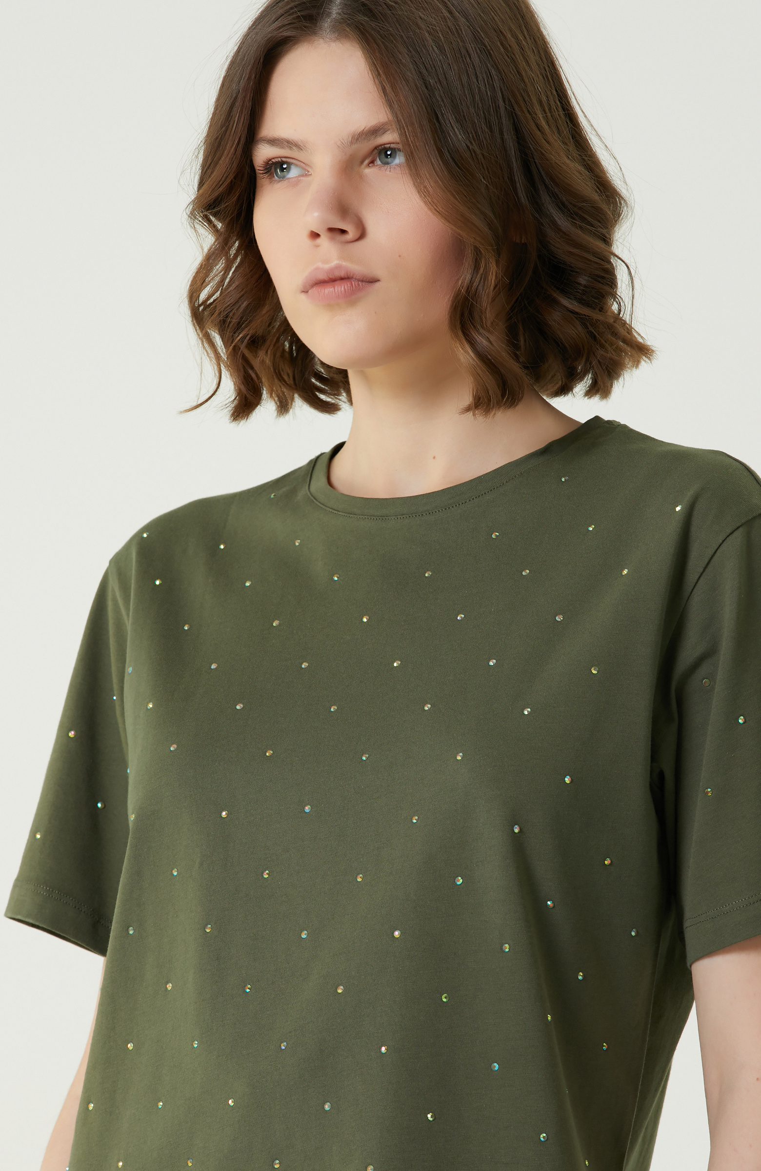 Basic Fit Haki Trok İşlemeli T-shirt