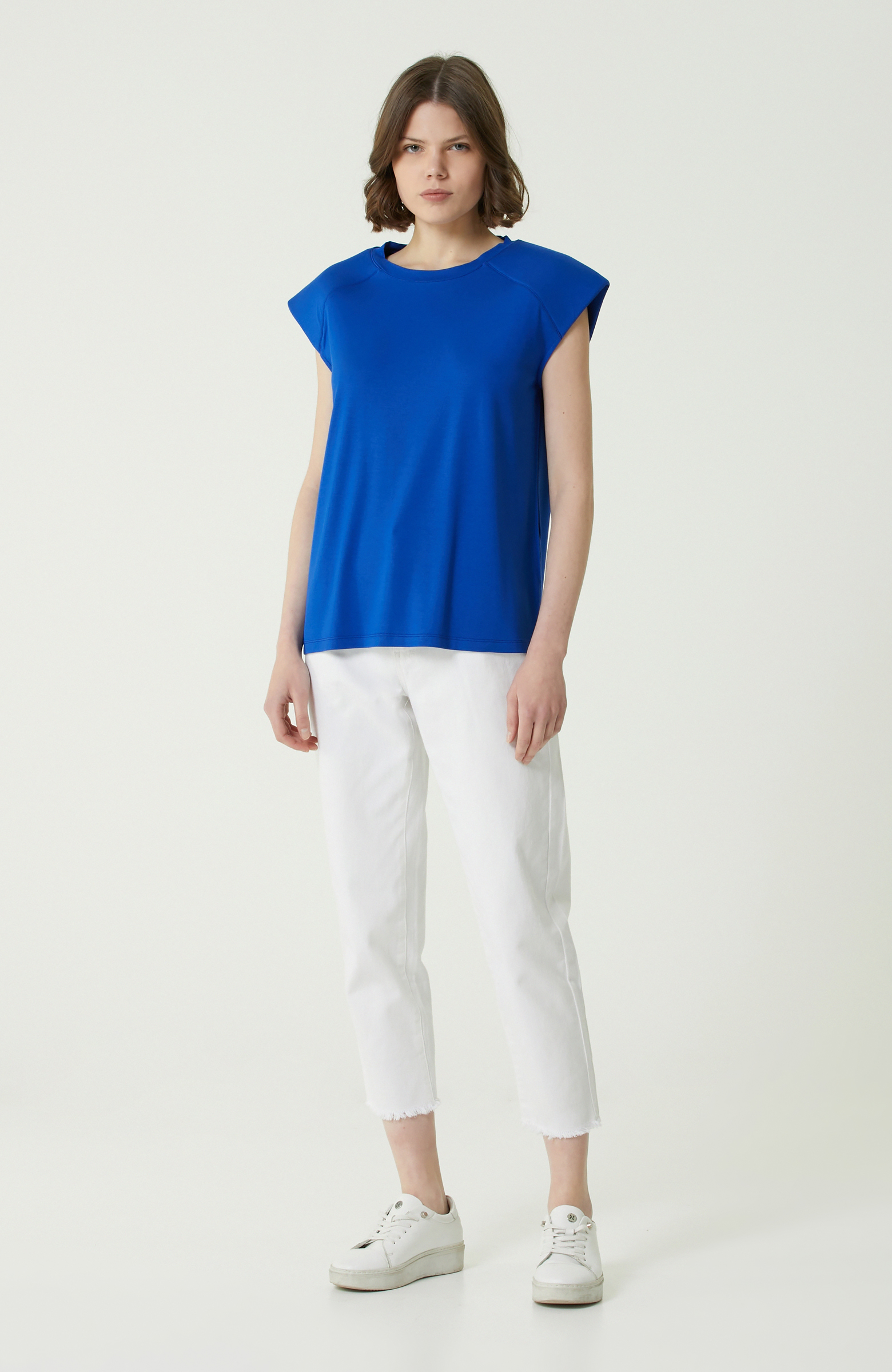 Saks Bisiklet Yaka Basic T-shirt Saks Bisiklet Yaka Basic T-shirt