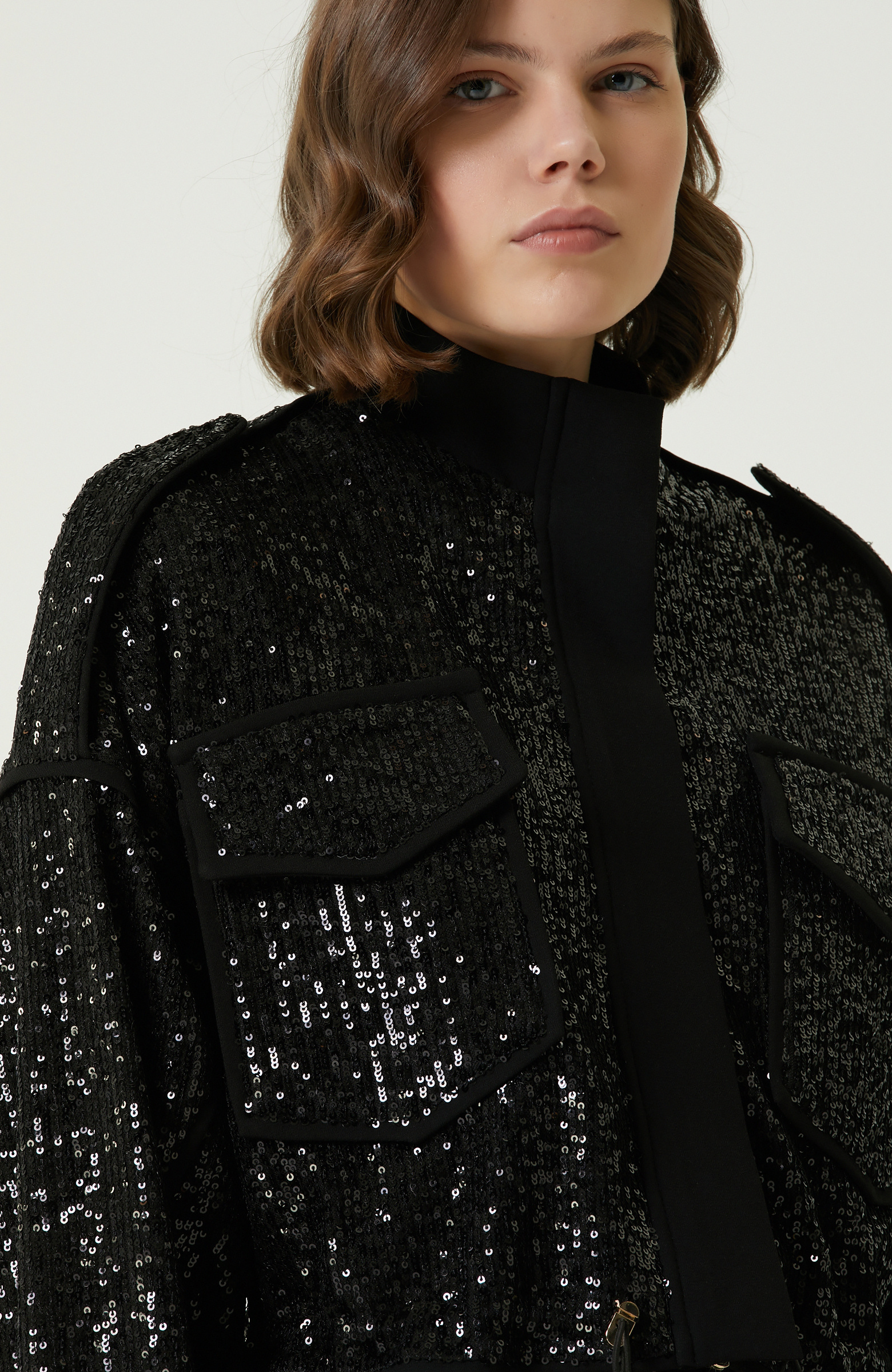 Regular Fit Siyah Dik Yaka Payetli Mont Regular Fit Siyah Dik Yaka Payetli Mont