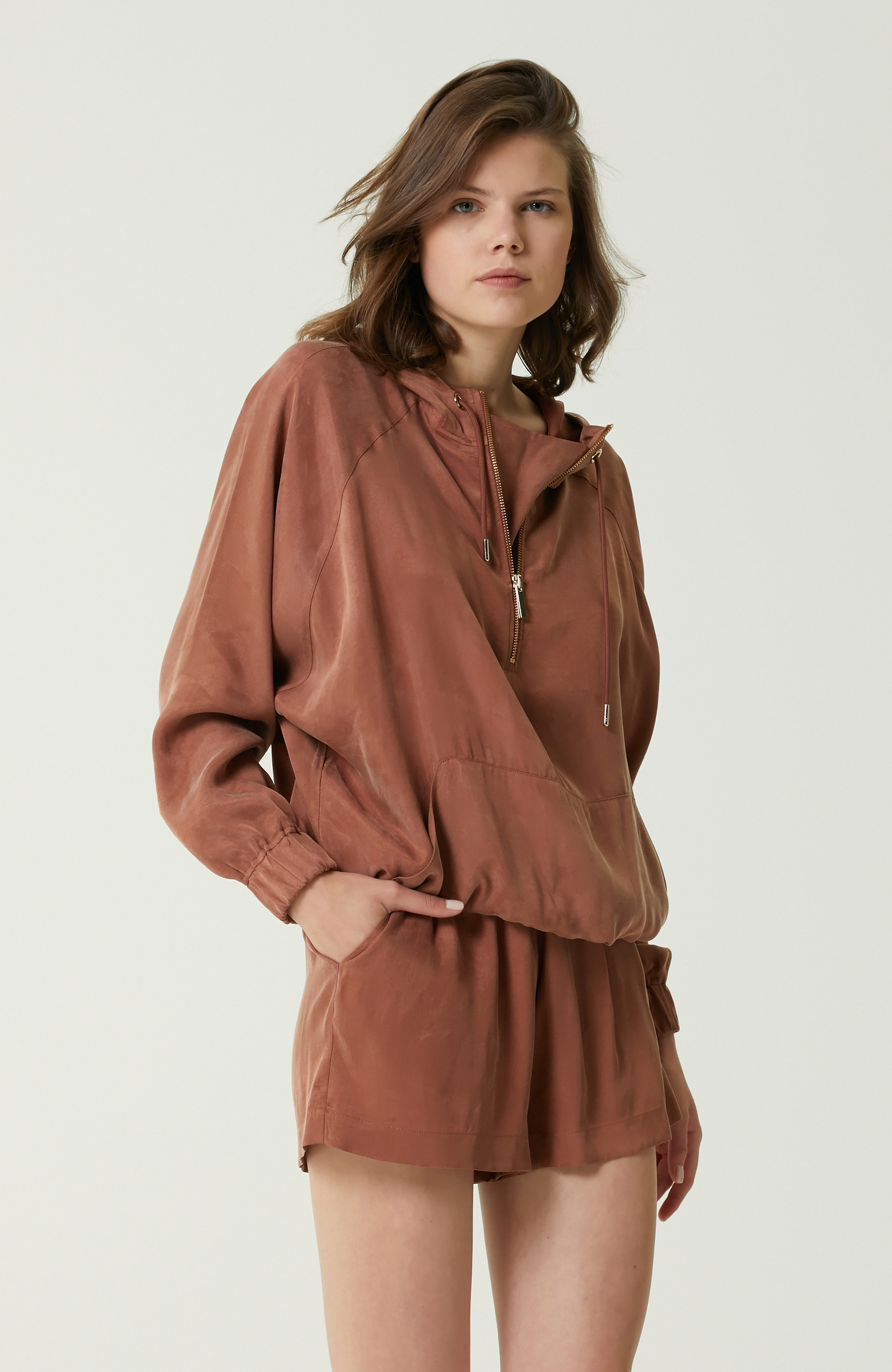 Kahverengi Kapüşonlu Sweatshirt