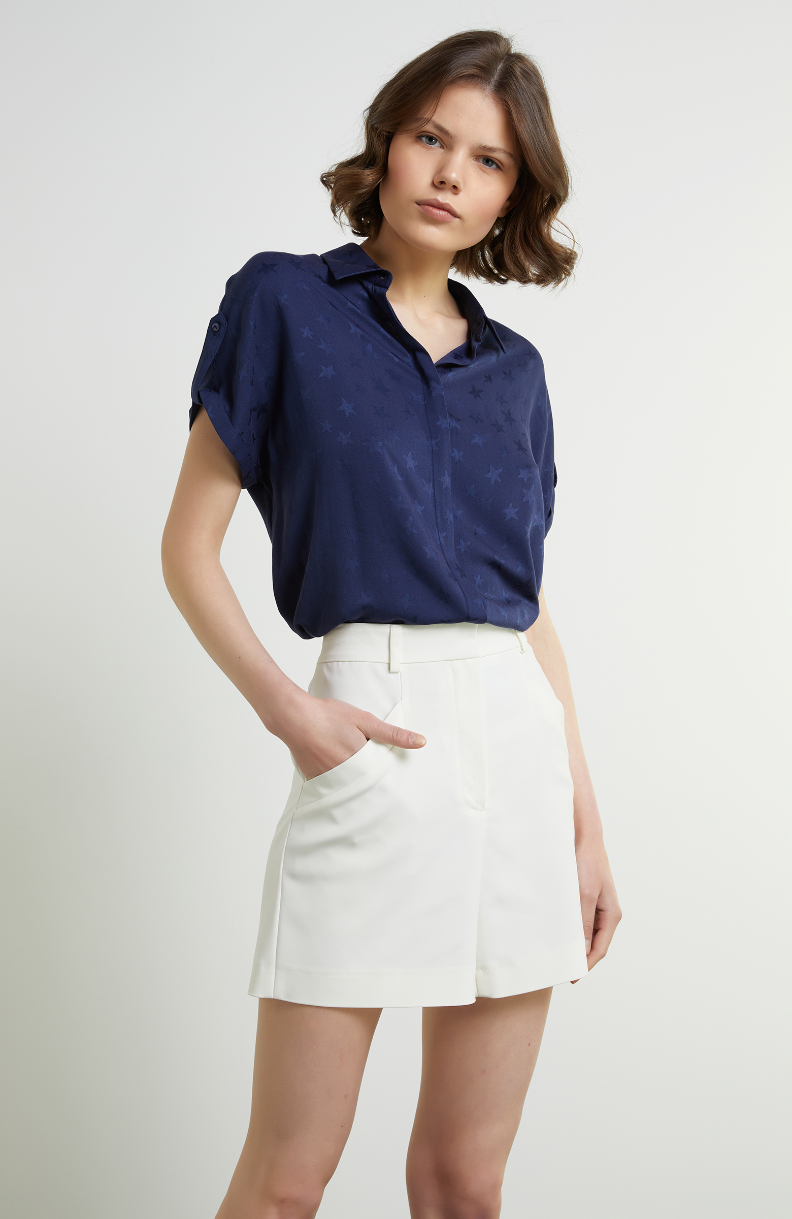 Basic Fit Lacivert Yıldız Desenli Gömlek Basic Fit Lacivert Yıldız Desenli Gömlek