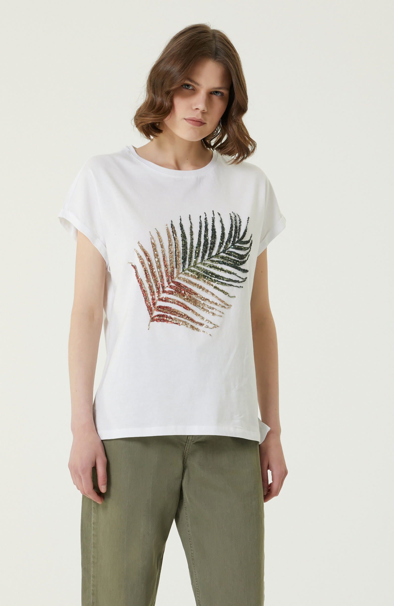 Beyaz Pul İşlemli T-shirt