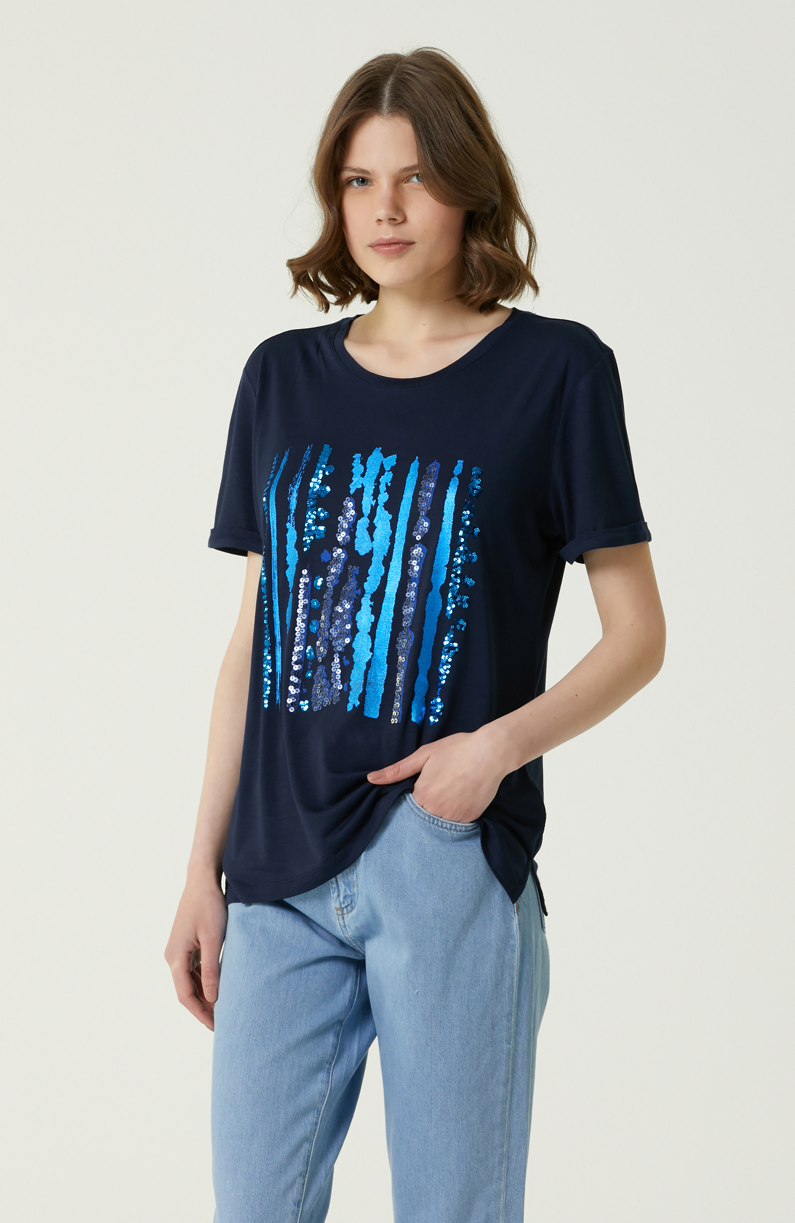 Lacivert İşlemeli T-shirt