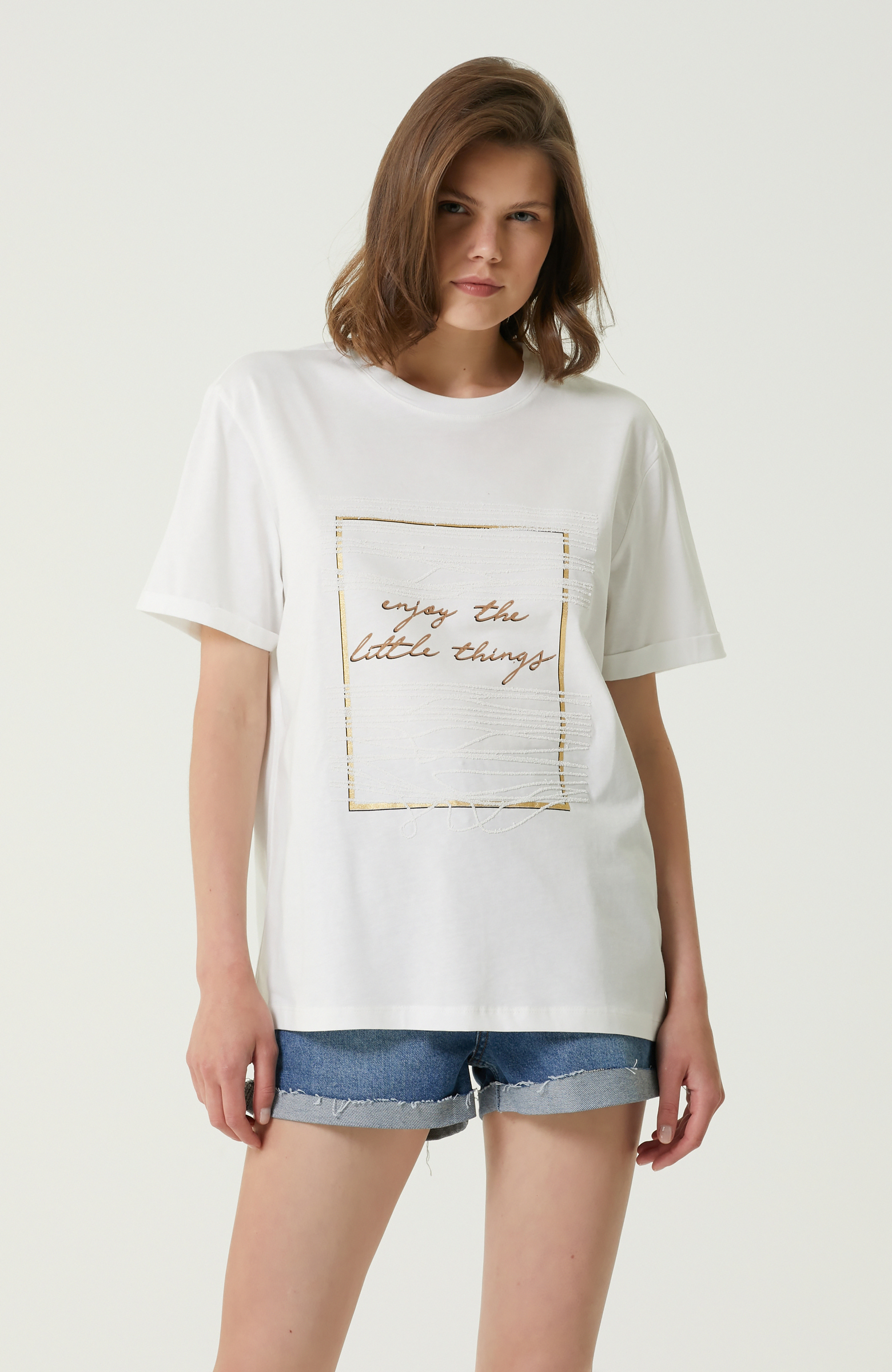 Basic Fit Beyaz Baskılı T-shirt Basic Fit Beyaz Baskılı T-shirt