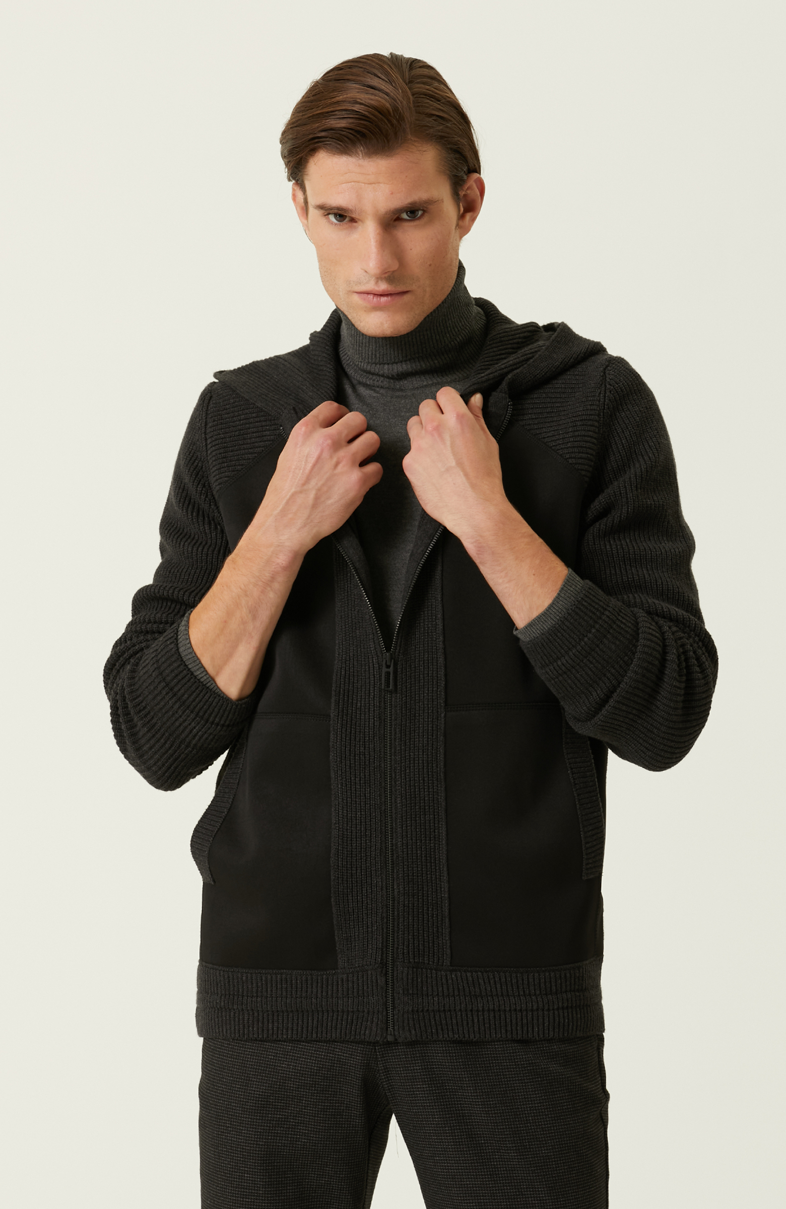 Slim Fit Antrasit Kapüşonlu Triko Mont Slim Fit Antrasit Kapüşonlu Triko Mont