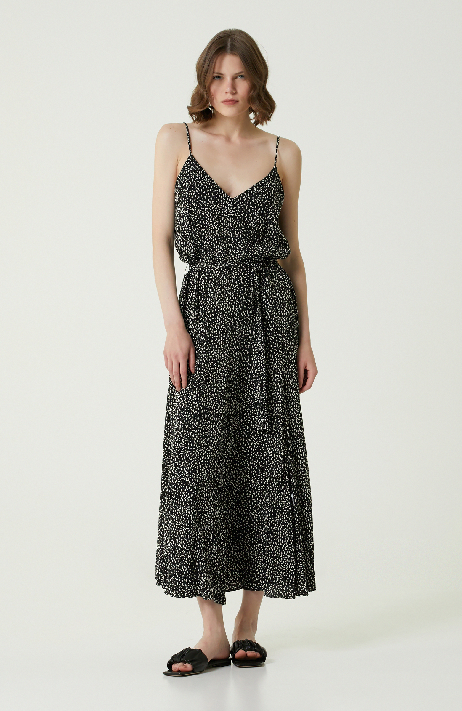 Siyah Desenli Midi Elbise Siyah Desenli Midi Elbise