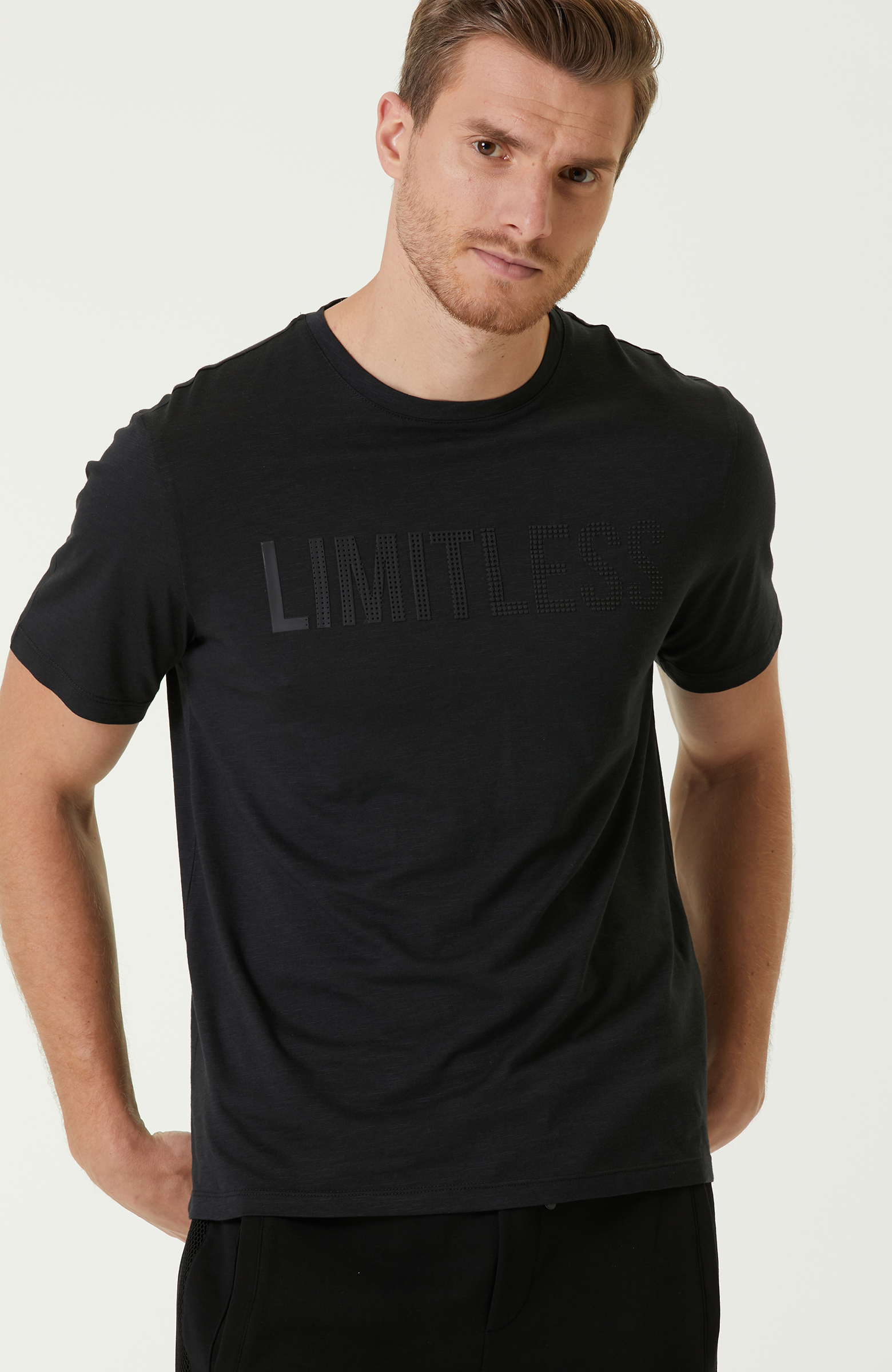 Slim Fit Siyah Bisiklet Yaka Basic T-shirt Slim Fit Siyah Bisiklet Yaka Basic T-shirt