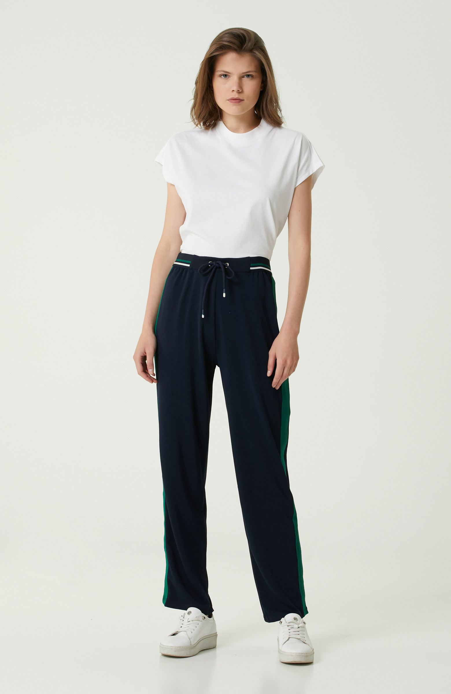 Basic Fit Lacivert Beli Kordonlu Eşofman Altı Basic Fit Lacivert Beli Kordonlu Eşofman Altı