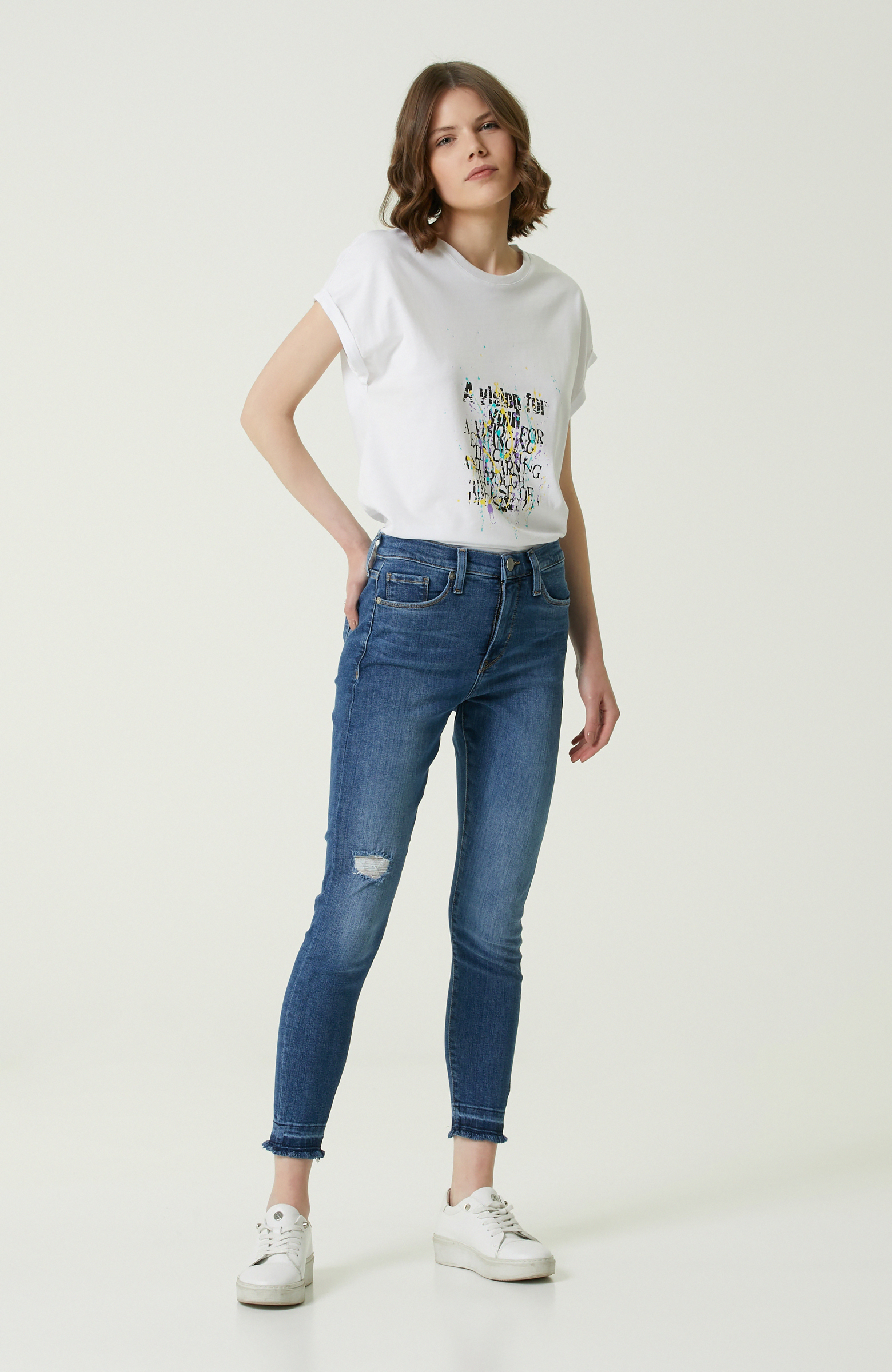 Slim Fit Yıpratmalı Jean Pantolon Slim Fit Yıpratmalı Jean Pantolon