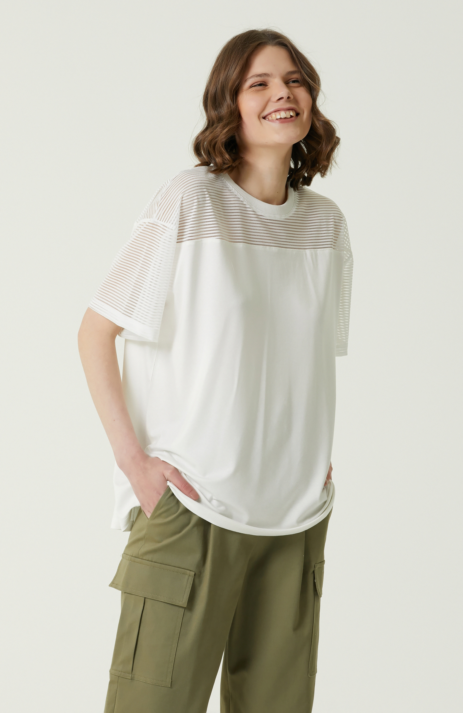 Kırık Beyaz Çizgili T-shirt