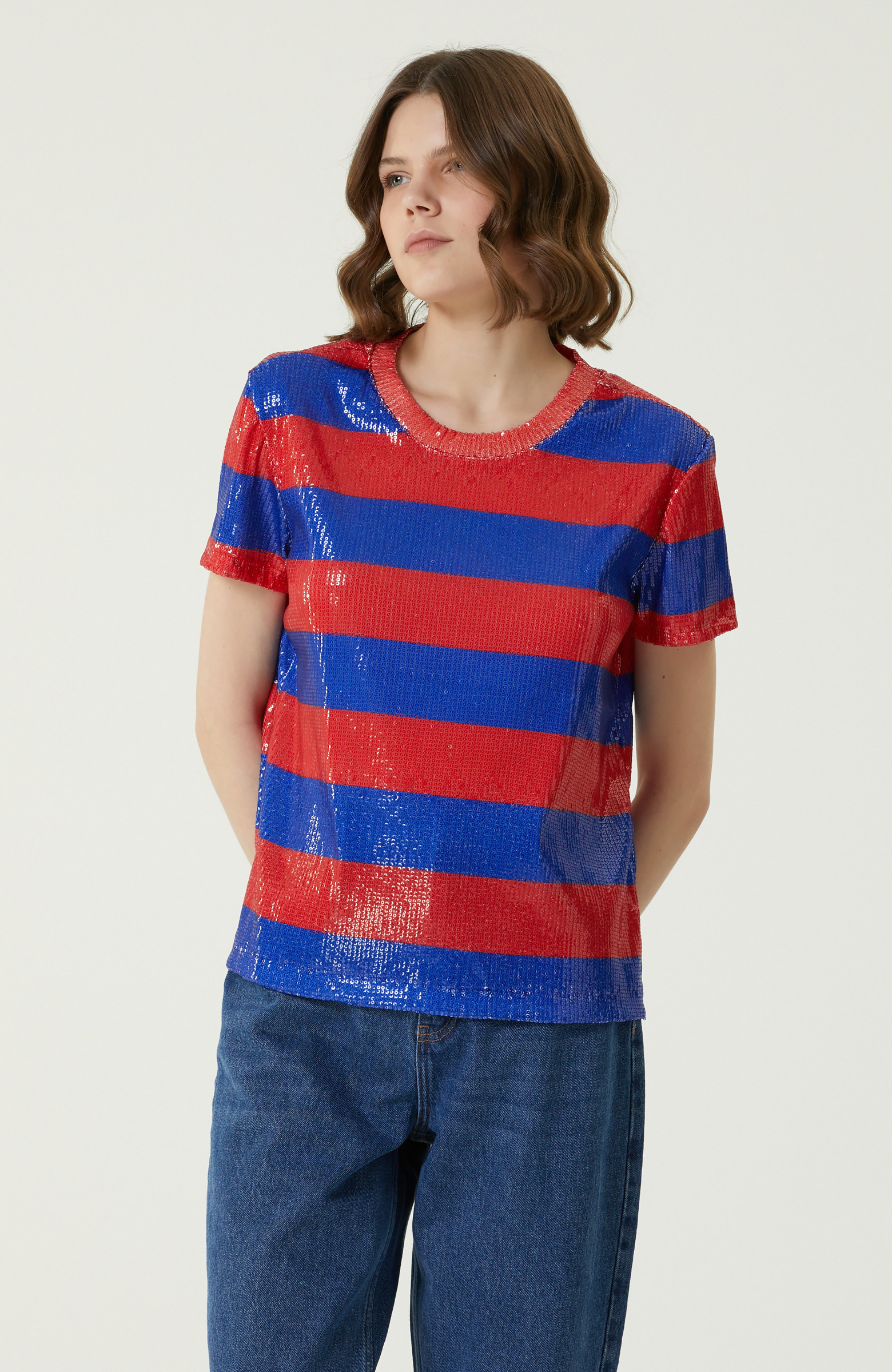 Mavi Kırmızı Şeritli Payetli T-shirt