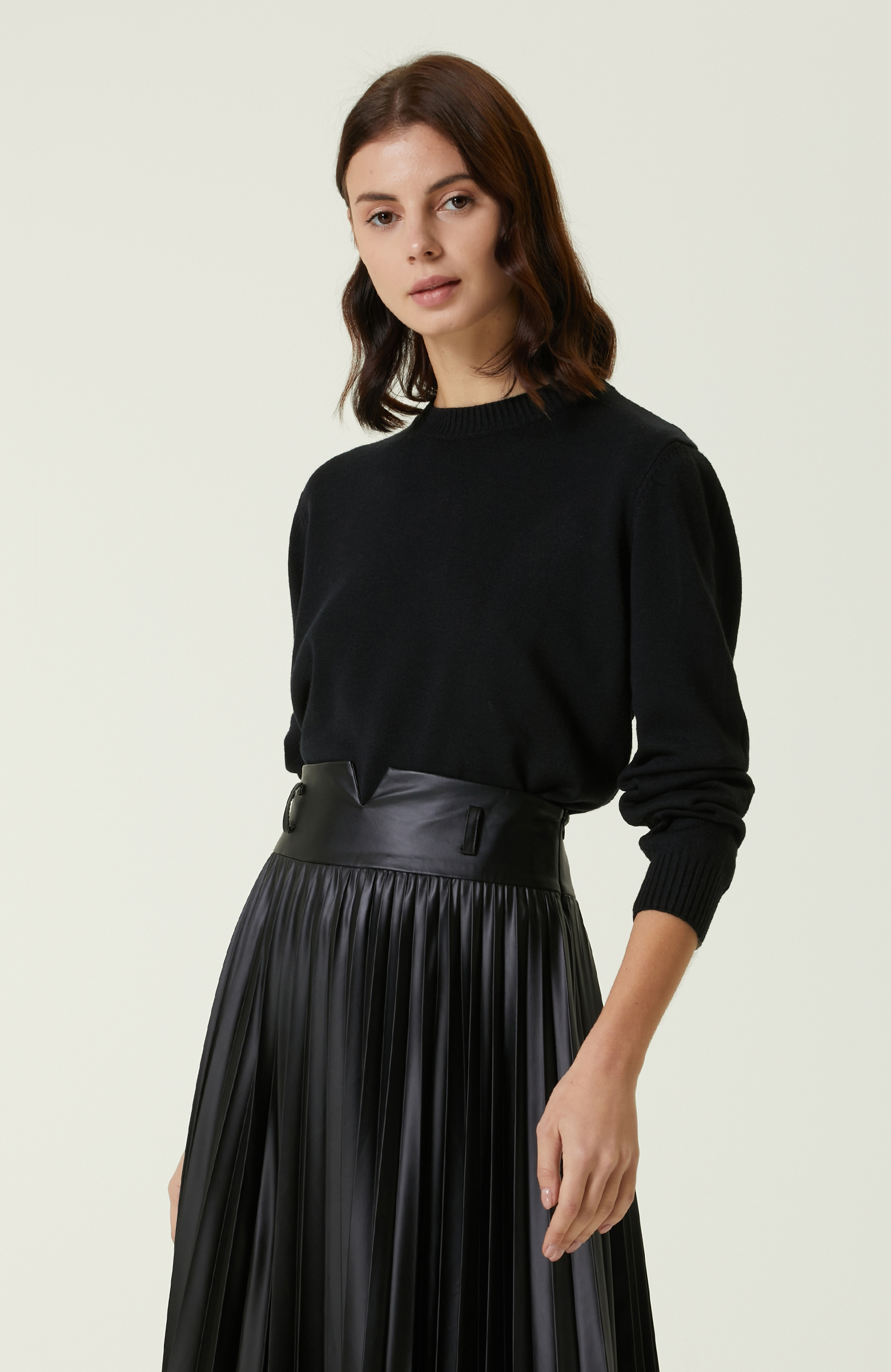 Basic Fit Siyah Kazak