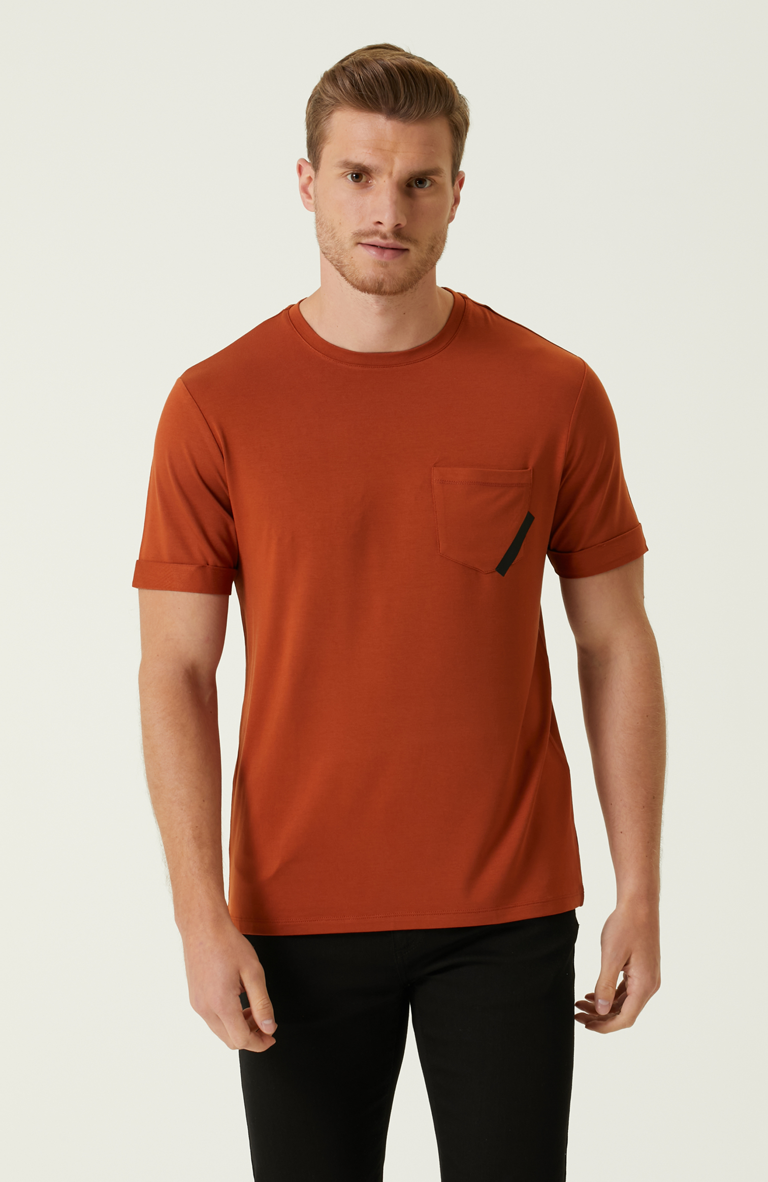 Slim Fit Kiremit Cep Detaylı T-shirt Slim Fit Kiremit Cep Detaylı T-shirt