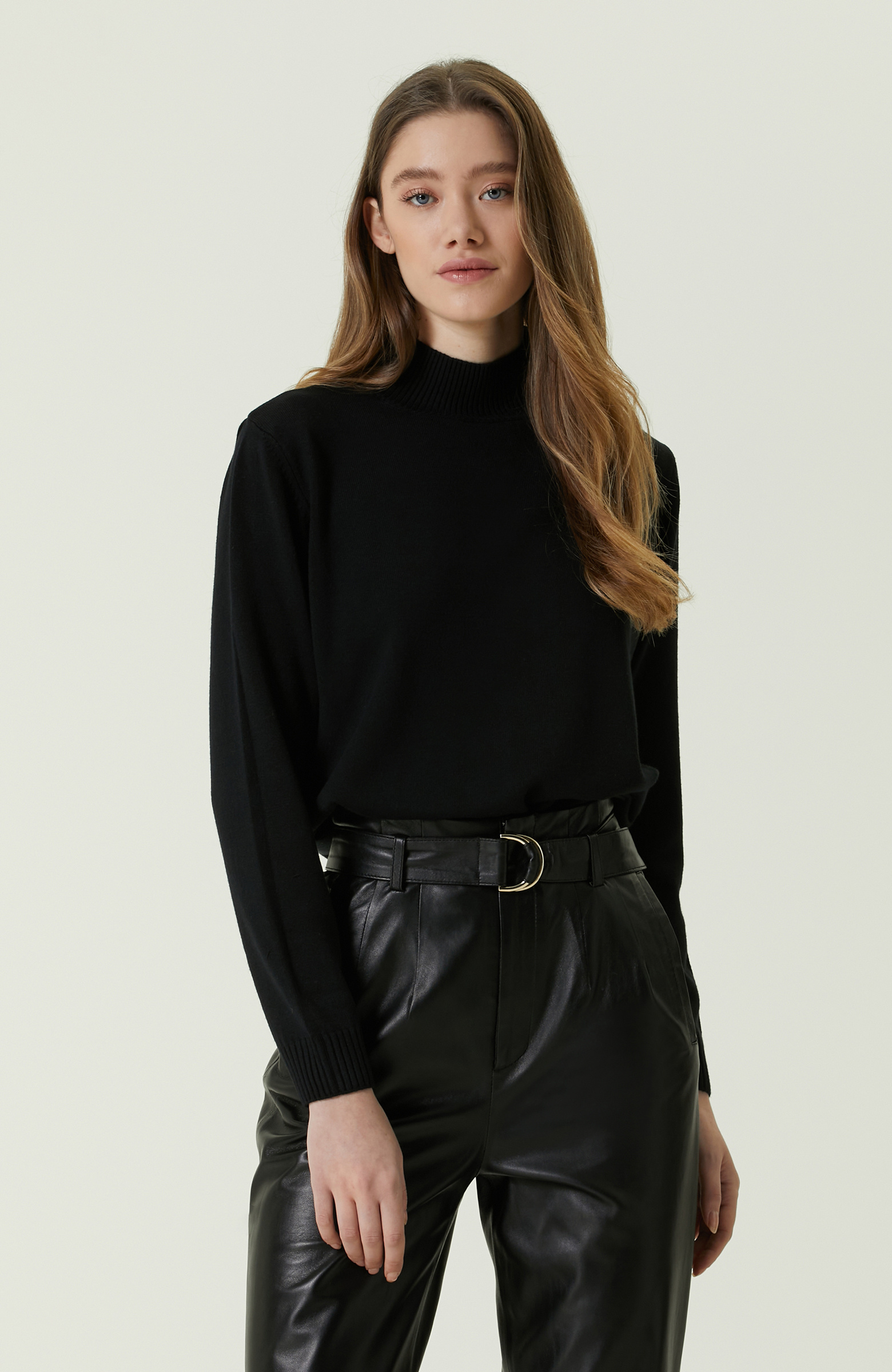 Basic Fit Siyah Kazak