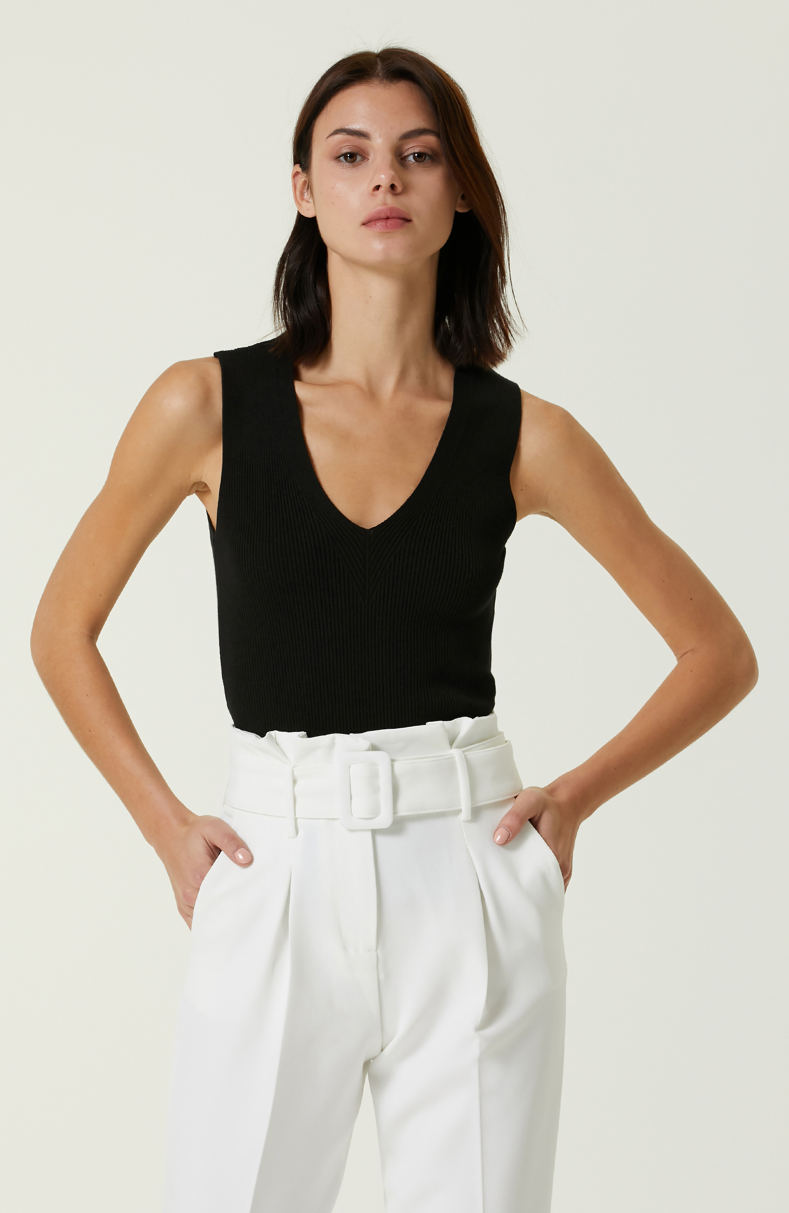 Slim Fit Siyah Kolsuz Kazak