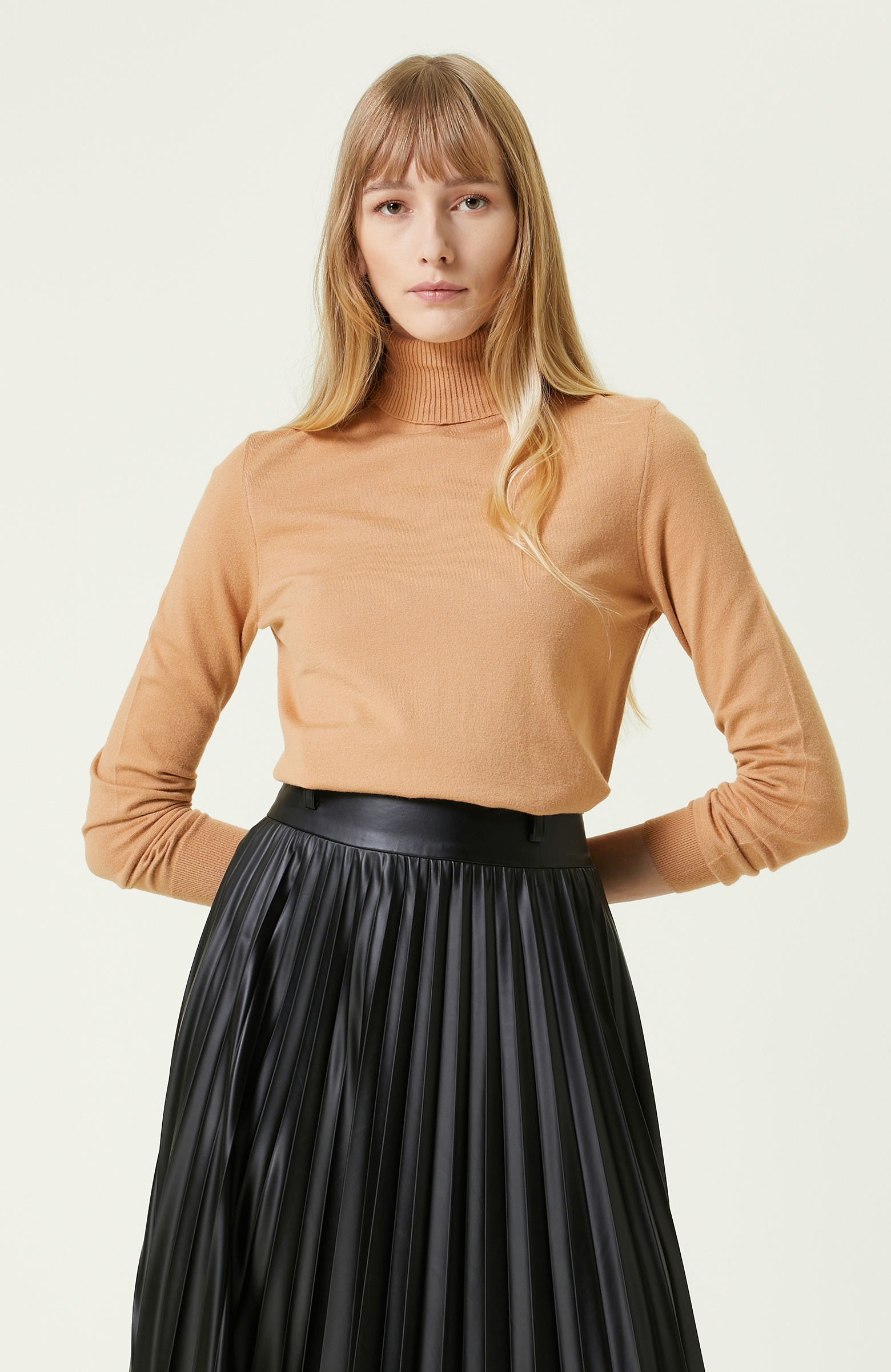 Slim Fit Camel Kazak