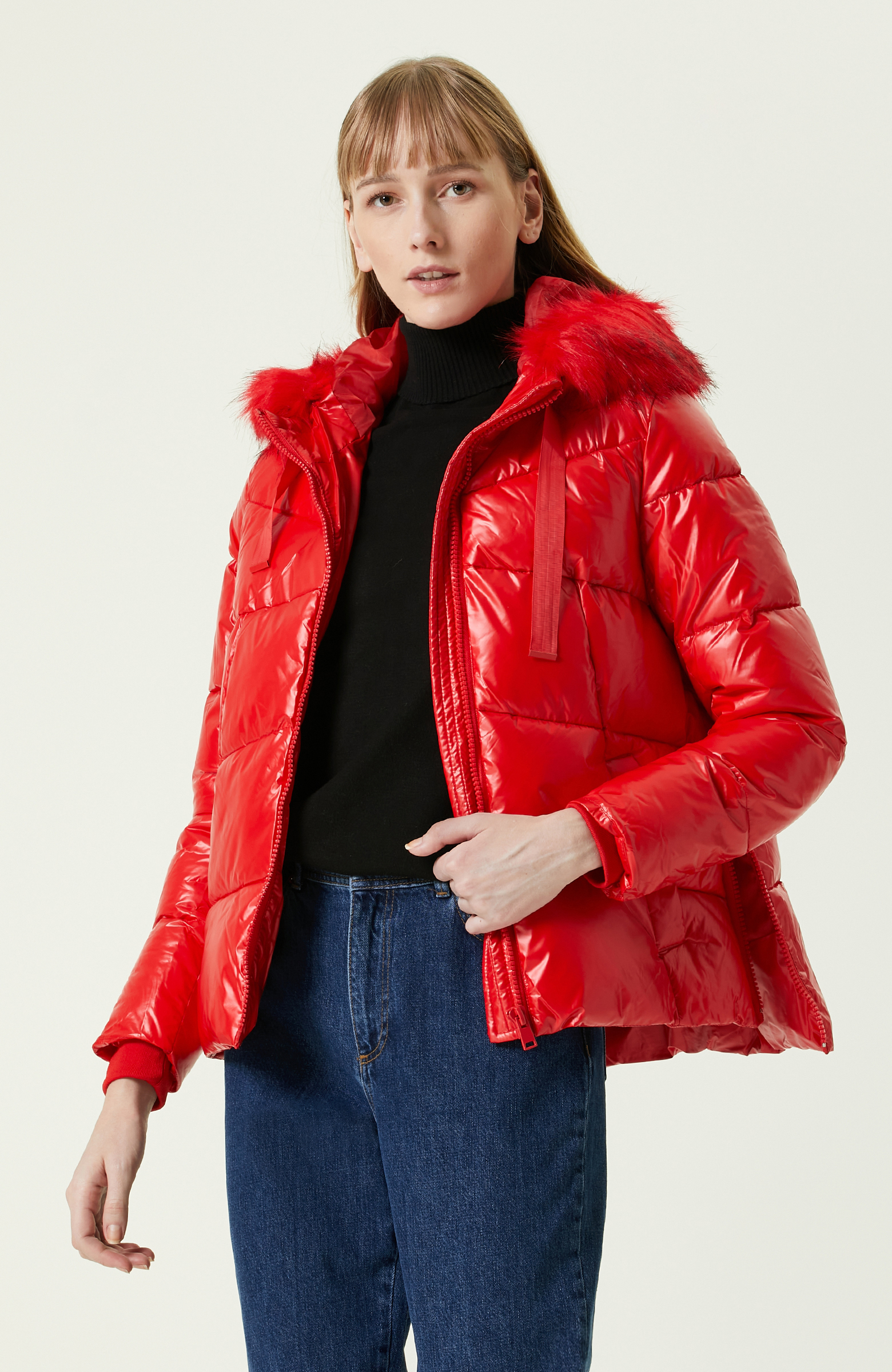 Regular Fit Kırmızı Kapüşonlu Mont Regular Fit Kırmızı Kapüşonlu Mont