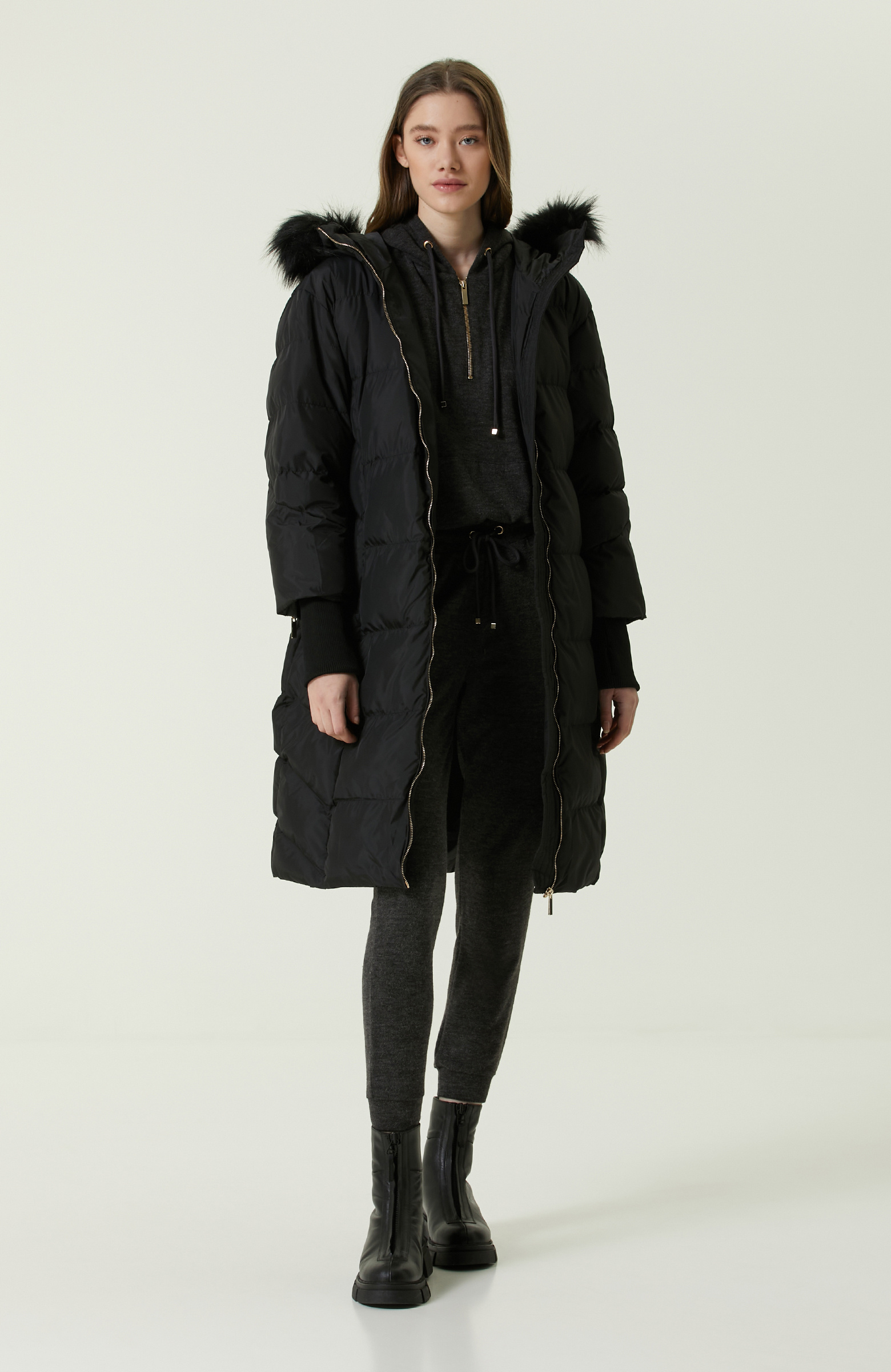 Regular Fit Siyah Kaban