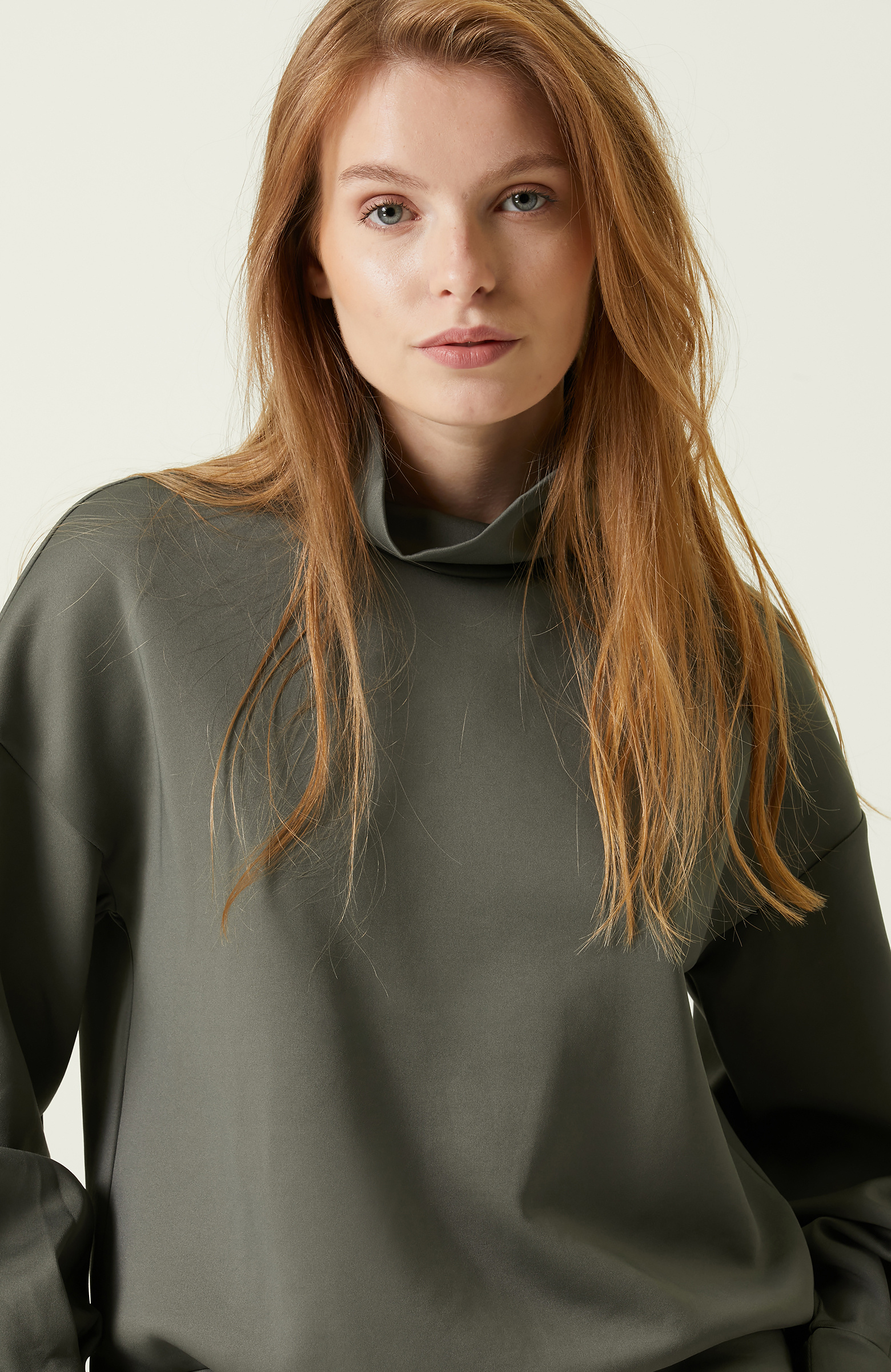 Haki Dik Yaka Sweatshirt