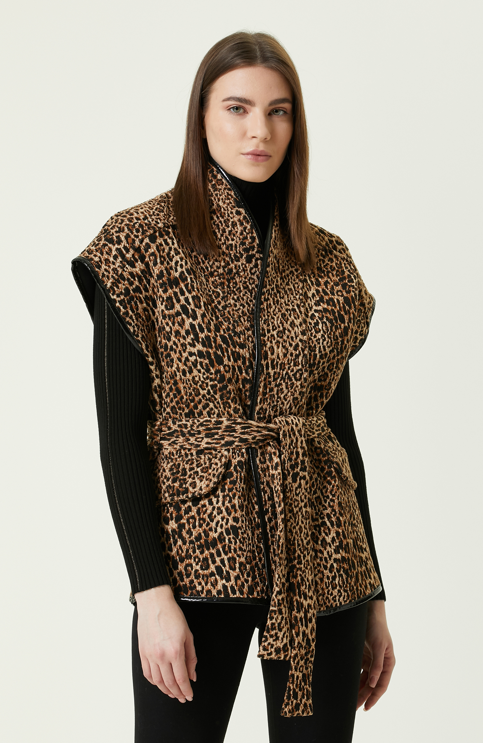 Basic Fit Siyah Kahverengi Desenli Yelek