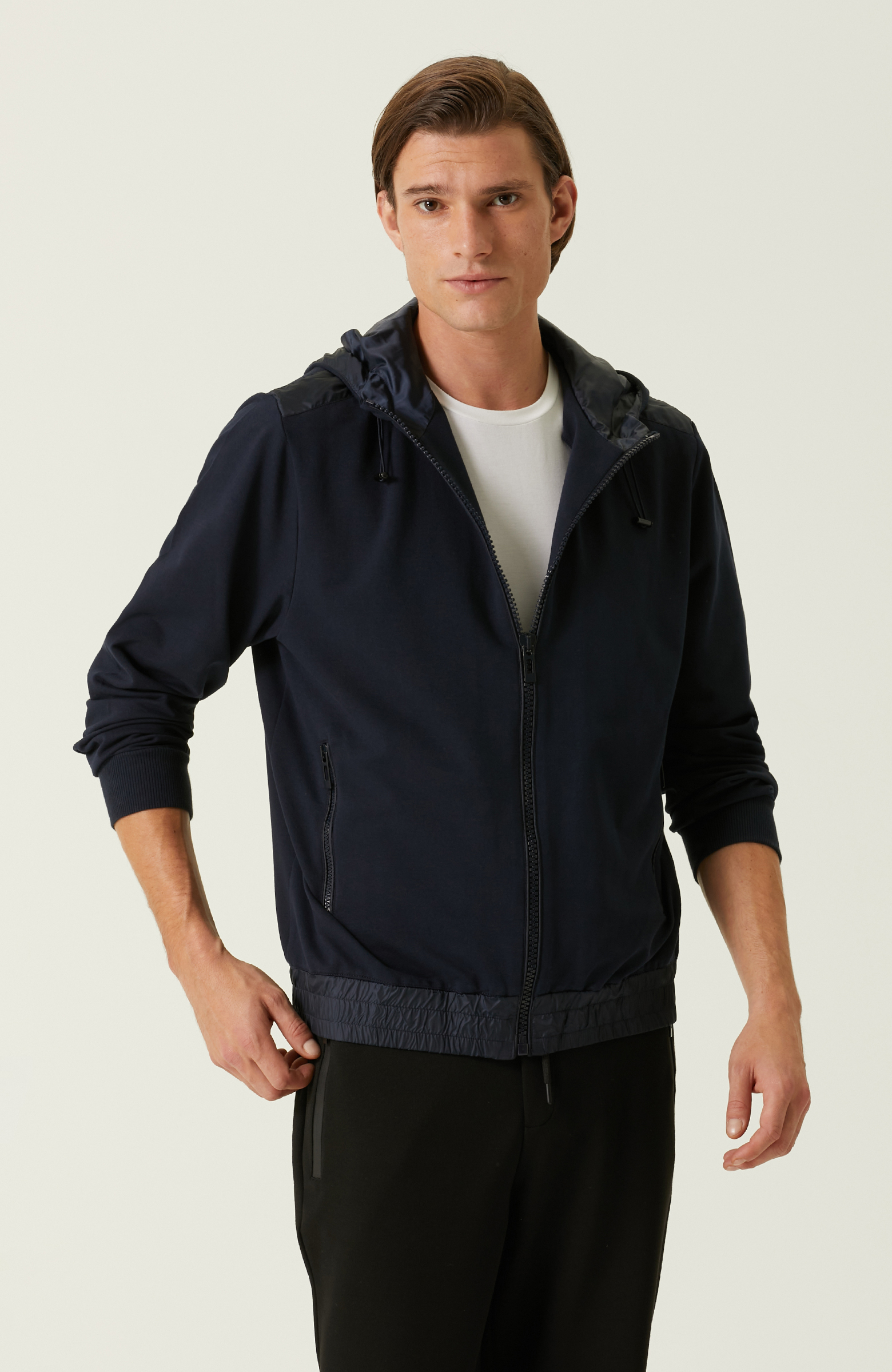 Slim Fit Lacivert Kapüşonlu Sweatshirt Slim Fit Lacivert Kapüşonlu Sweatshirt