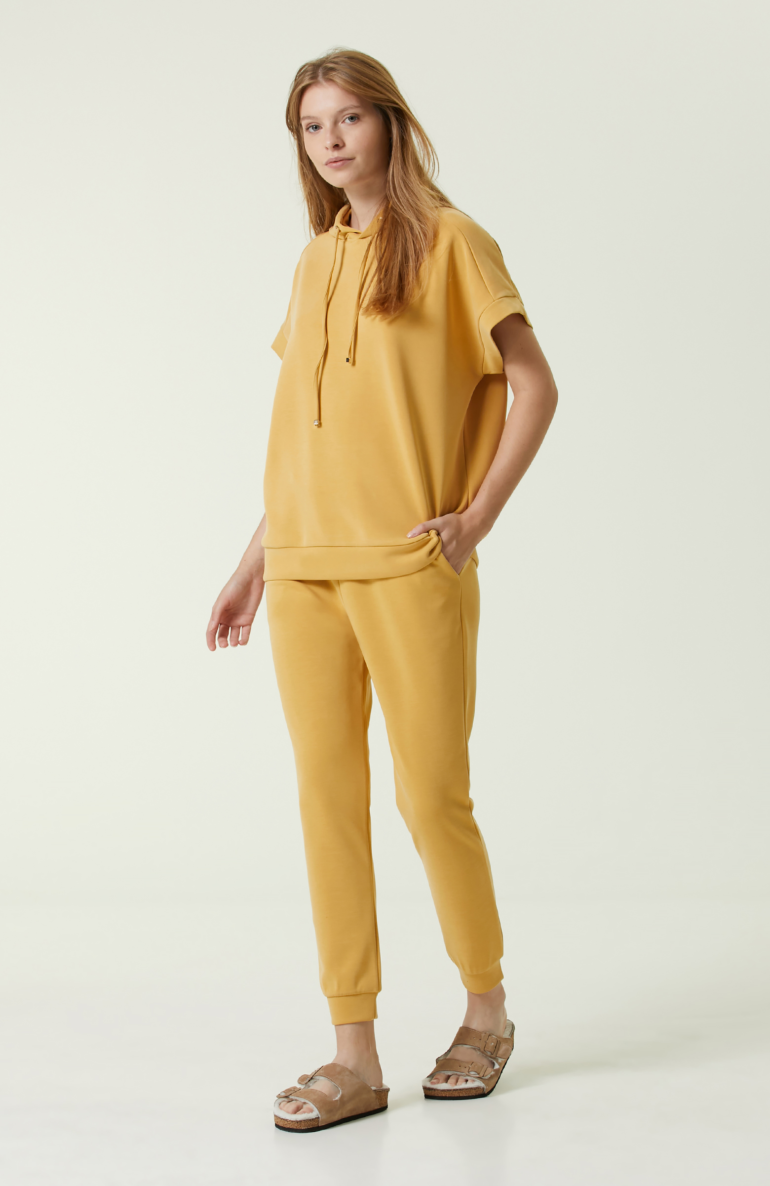 Slim Fit Sarı Beli Kordonlu Jogger Eşofman Altı Slim Fit Sarı Beli Kordonlu Jogger Eşofman Altı