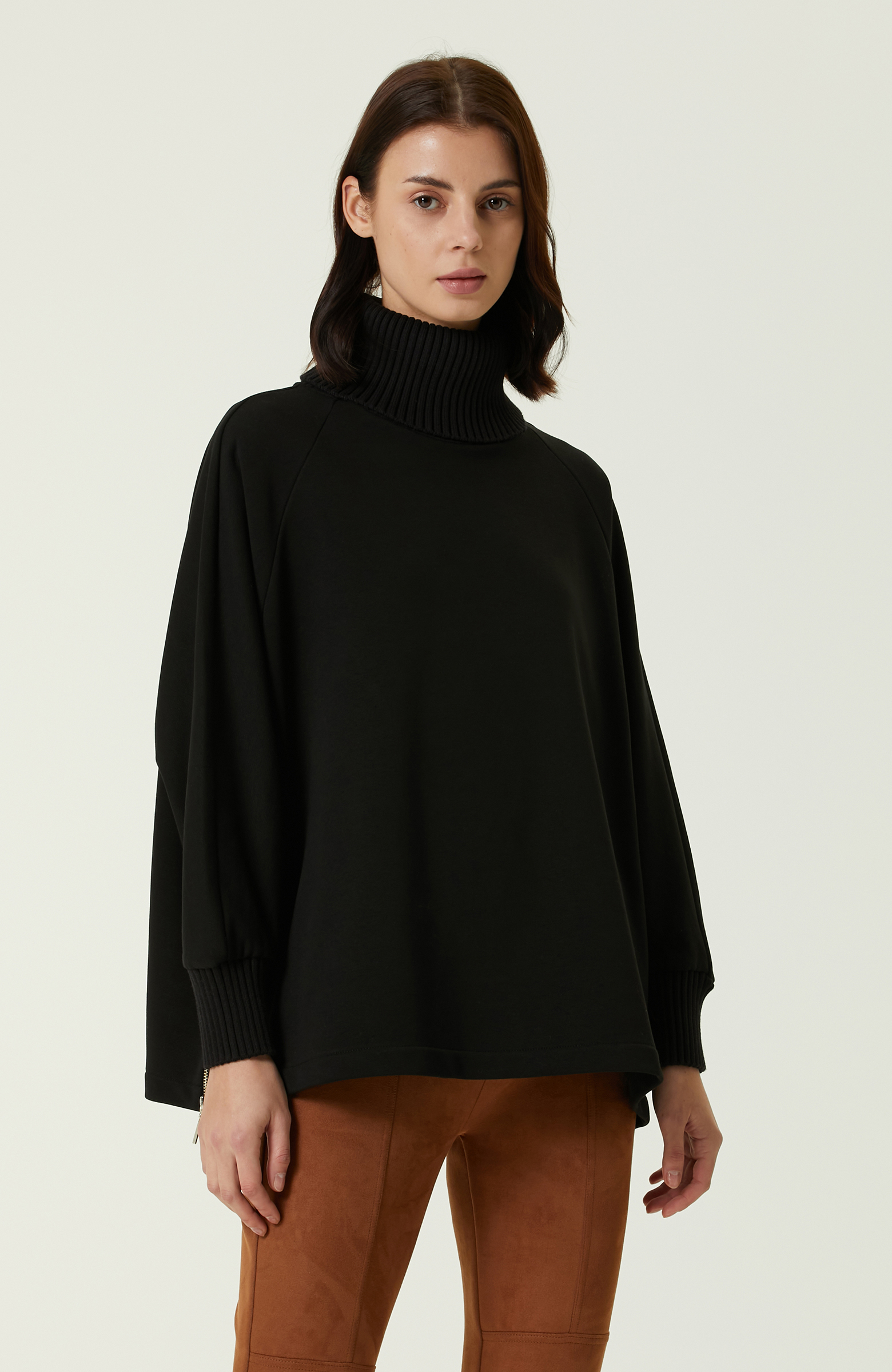 Basic Fit Siyah Sweatshirt Basic Fit Siyah Sweatshirt