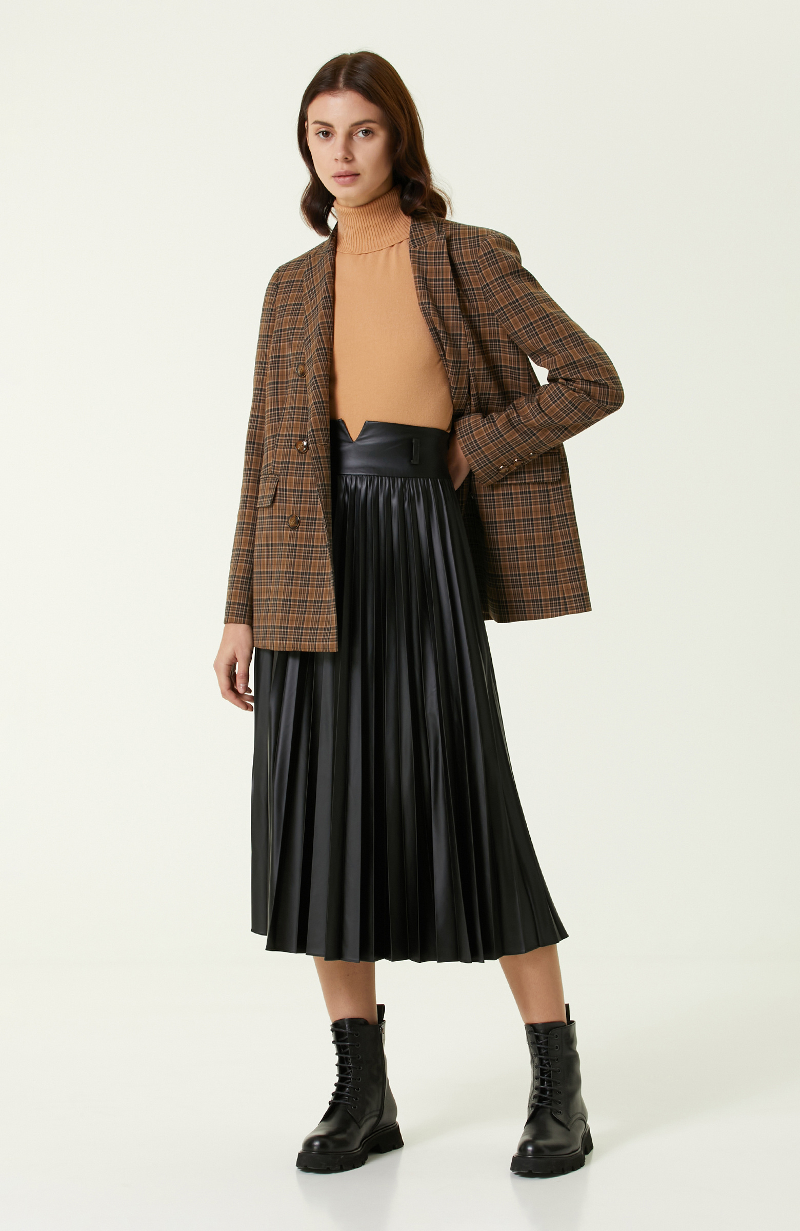 Siyah Pilili Midi Etek