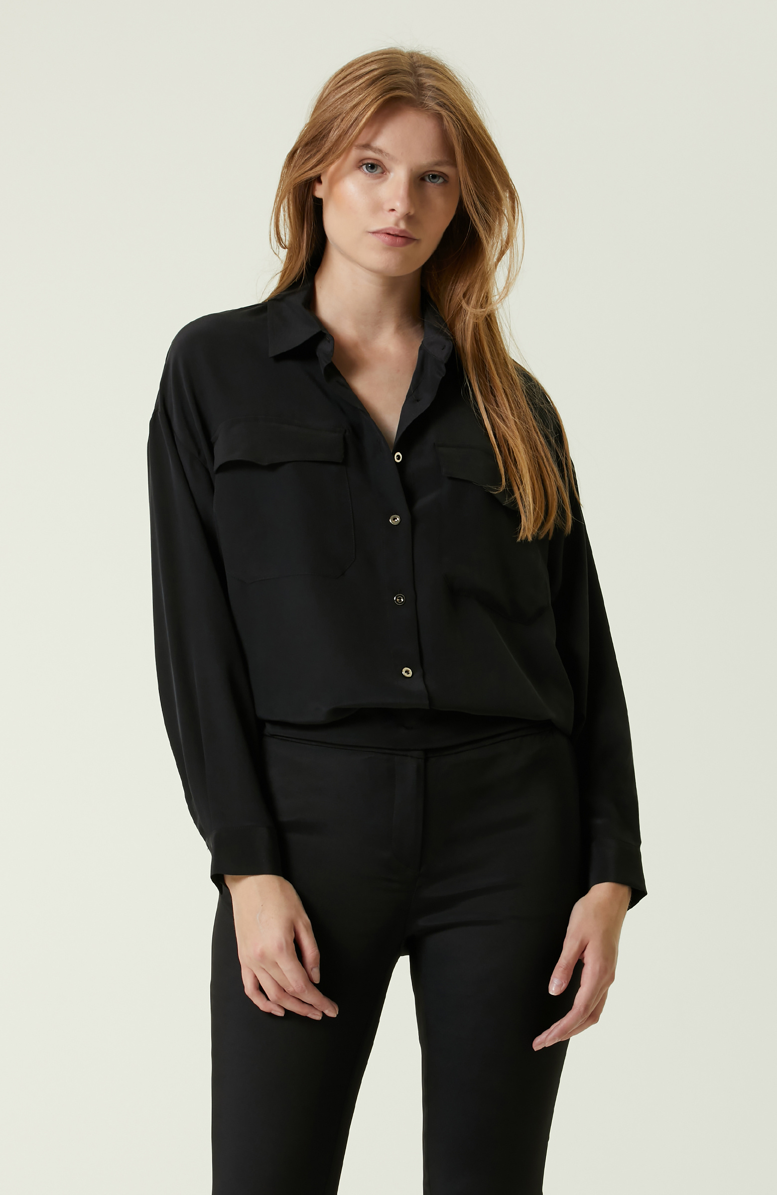 Regular Fit Siyah İngiliz Yaka İpek Gömlek Regular Fit Siyah İngiliz Yaka İpek Gömlek