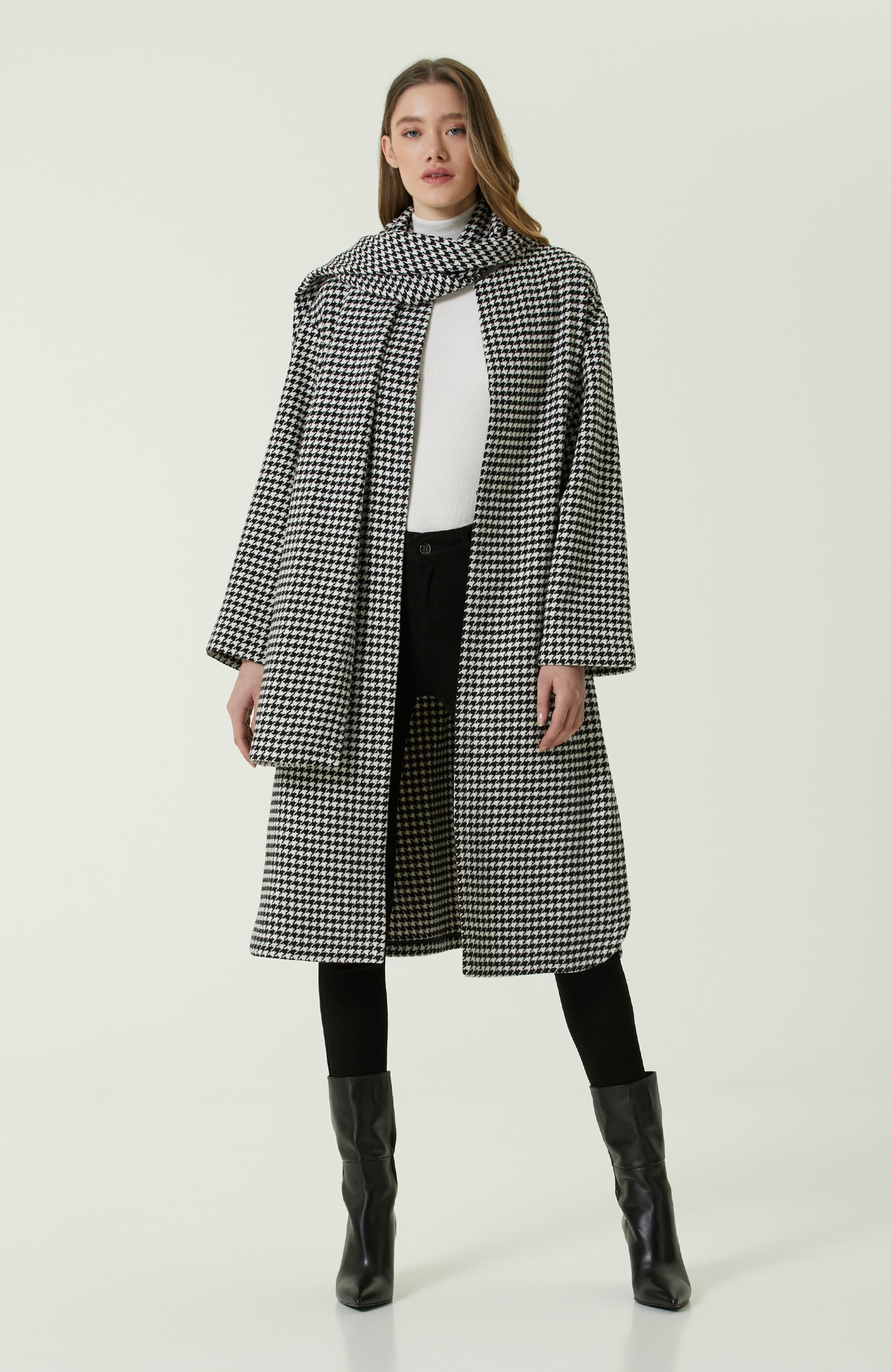 Regular Fit Siyah Manto