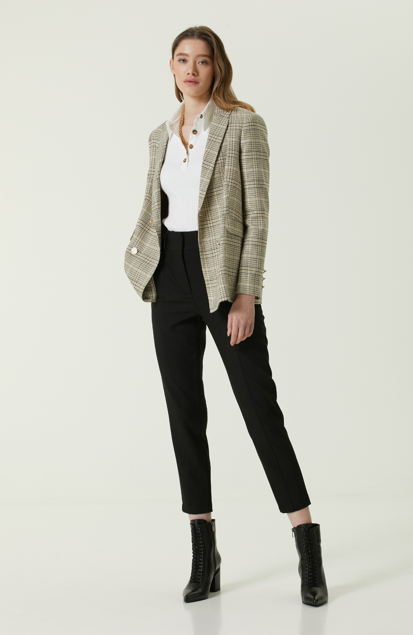 Regular Fit Siyah Pantolon