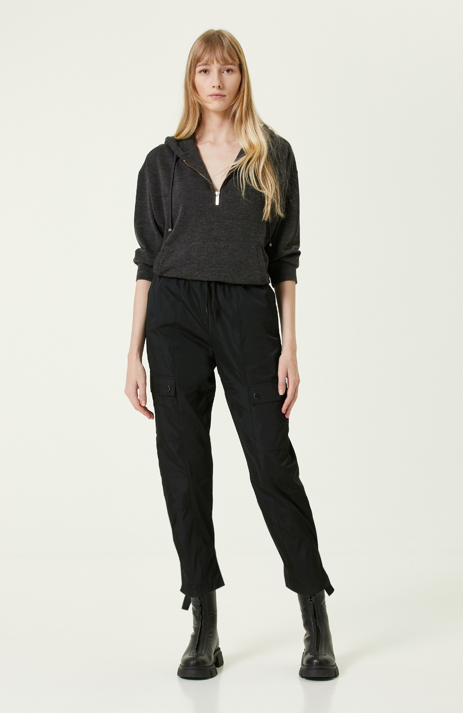 Regular Fit Siyah Pantolon