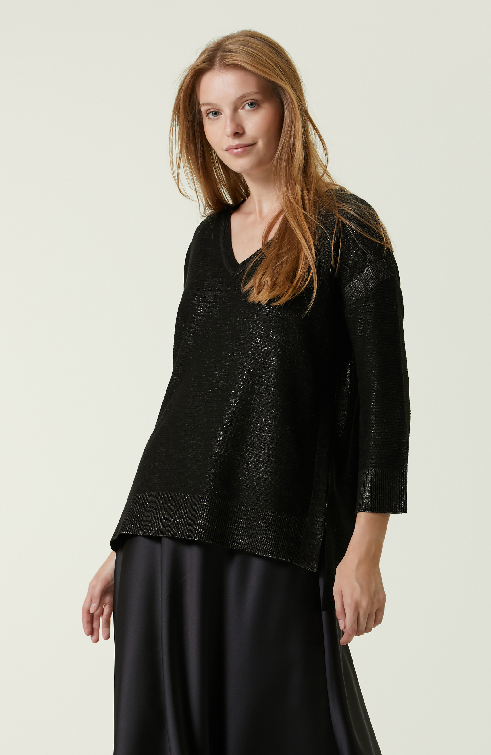 Basic Fit Siyah V Yaka Varaklı Kazak