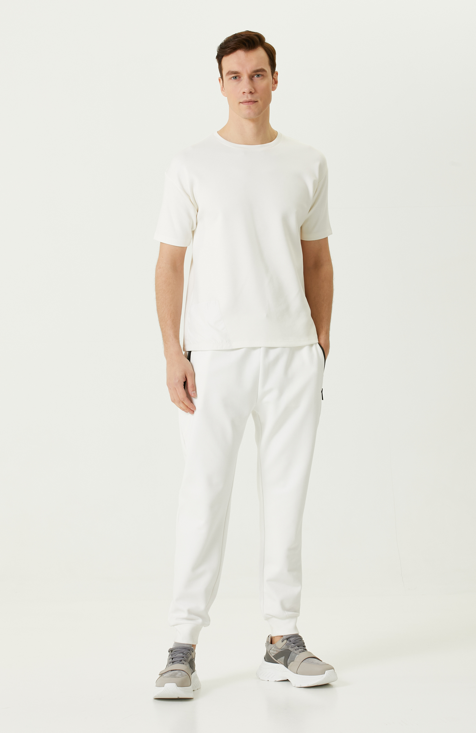 Comfort Fit Ekru Jogger Eşofman Altı Comfort Fit Ekru Jogger Eşofman Altı