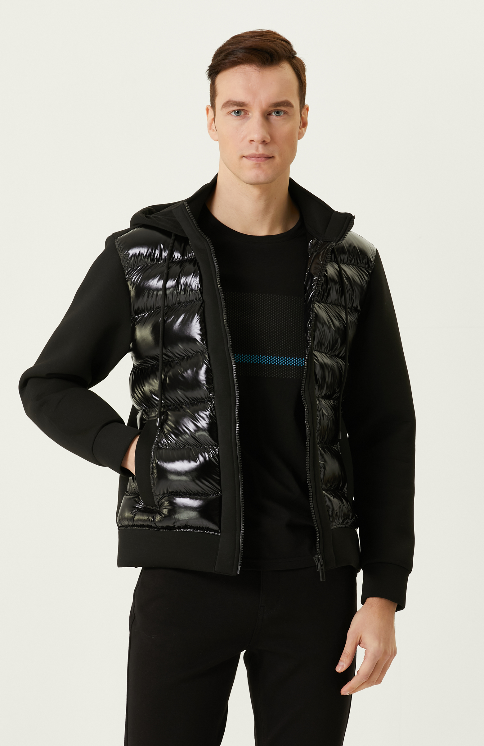 Slim Fit Siyah Kapüşonlu Mont Slim Fit Siyah Kapüşonlu Mont