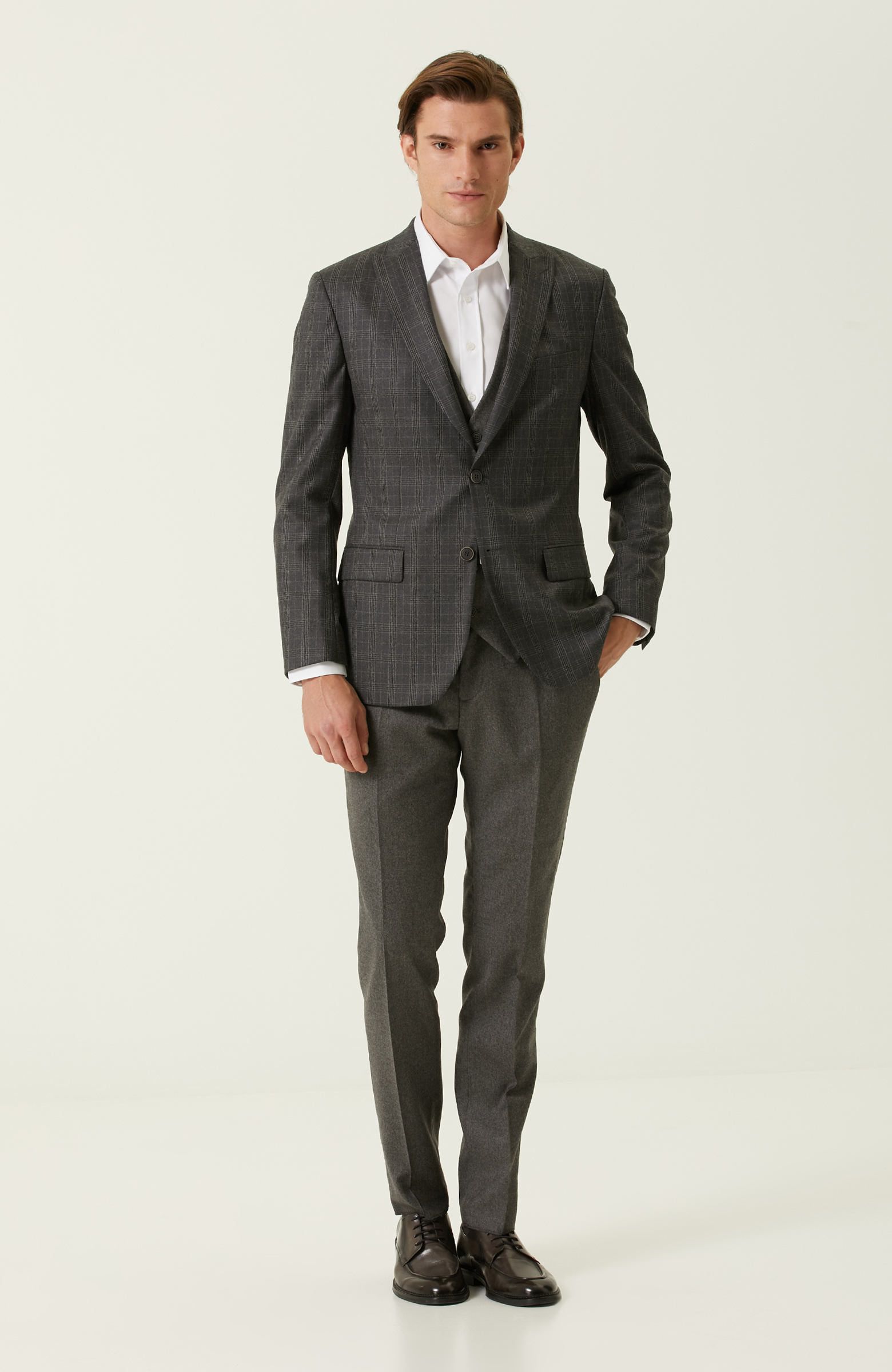 Koyu Gri Yün Takım Elbise