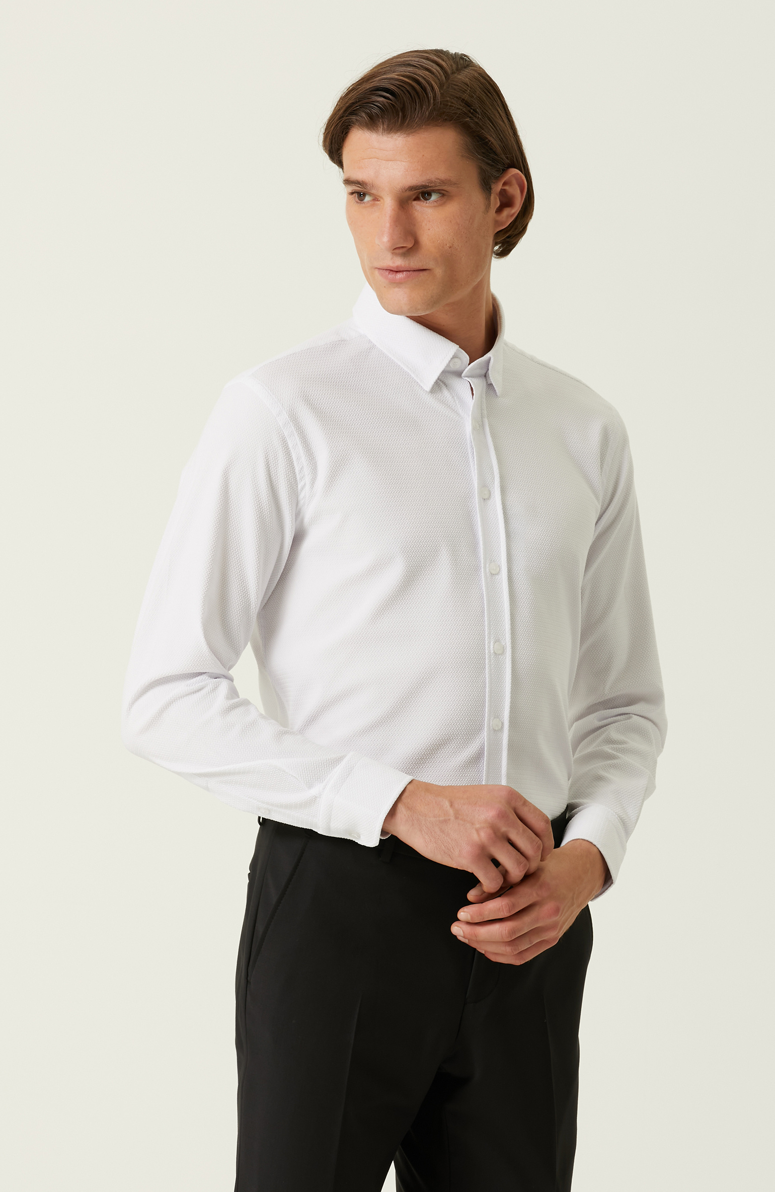 Slim Fit Beyaz Armürlü Gömlek