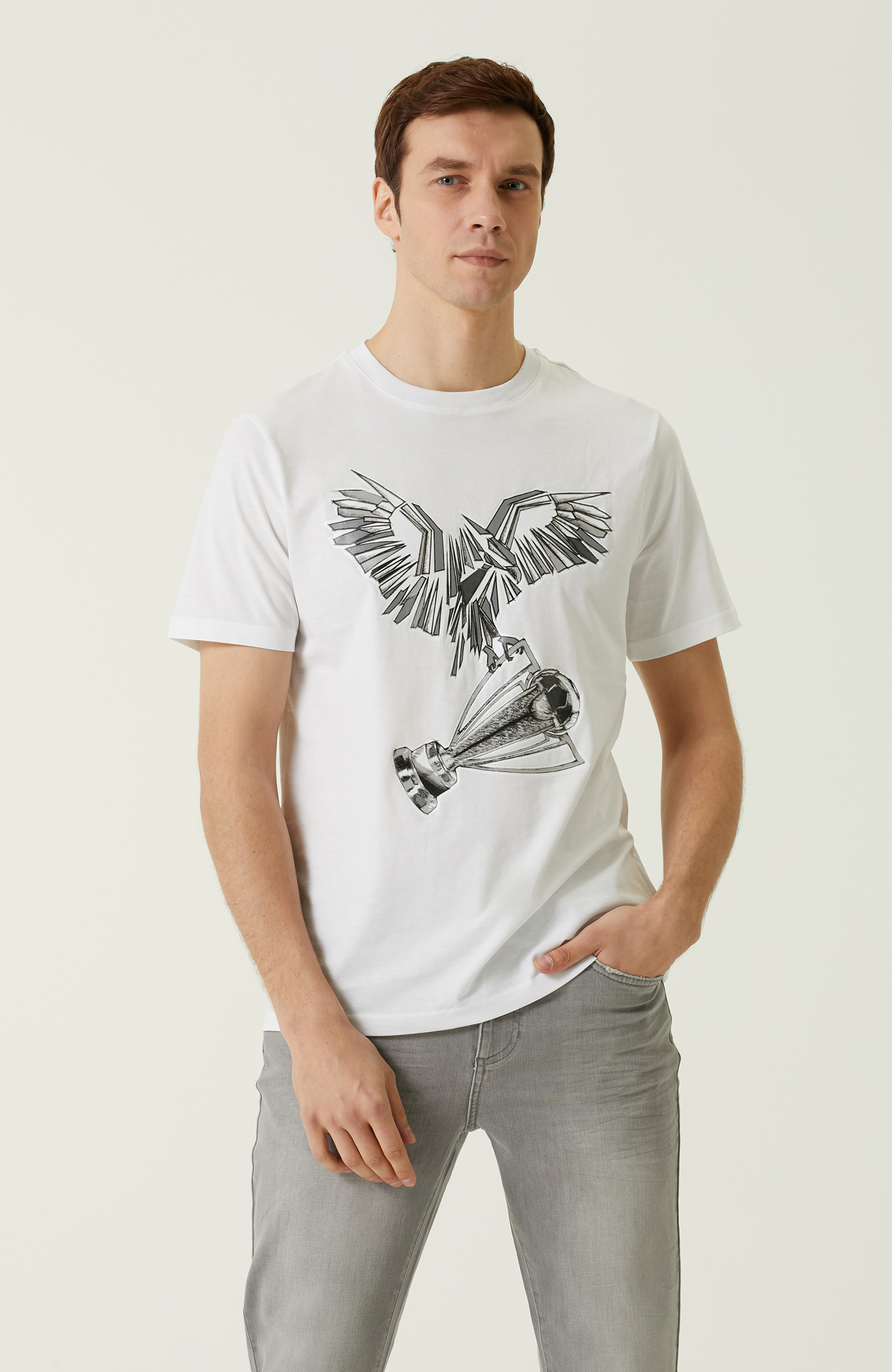 Victory Kartal Baskılı Comfort Fit Bisiklet Yaka T-Shirt Victory Kartal Baskılı Comfort Fit Bisiklet Yaka T-Shirt