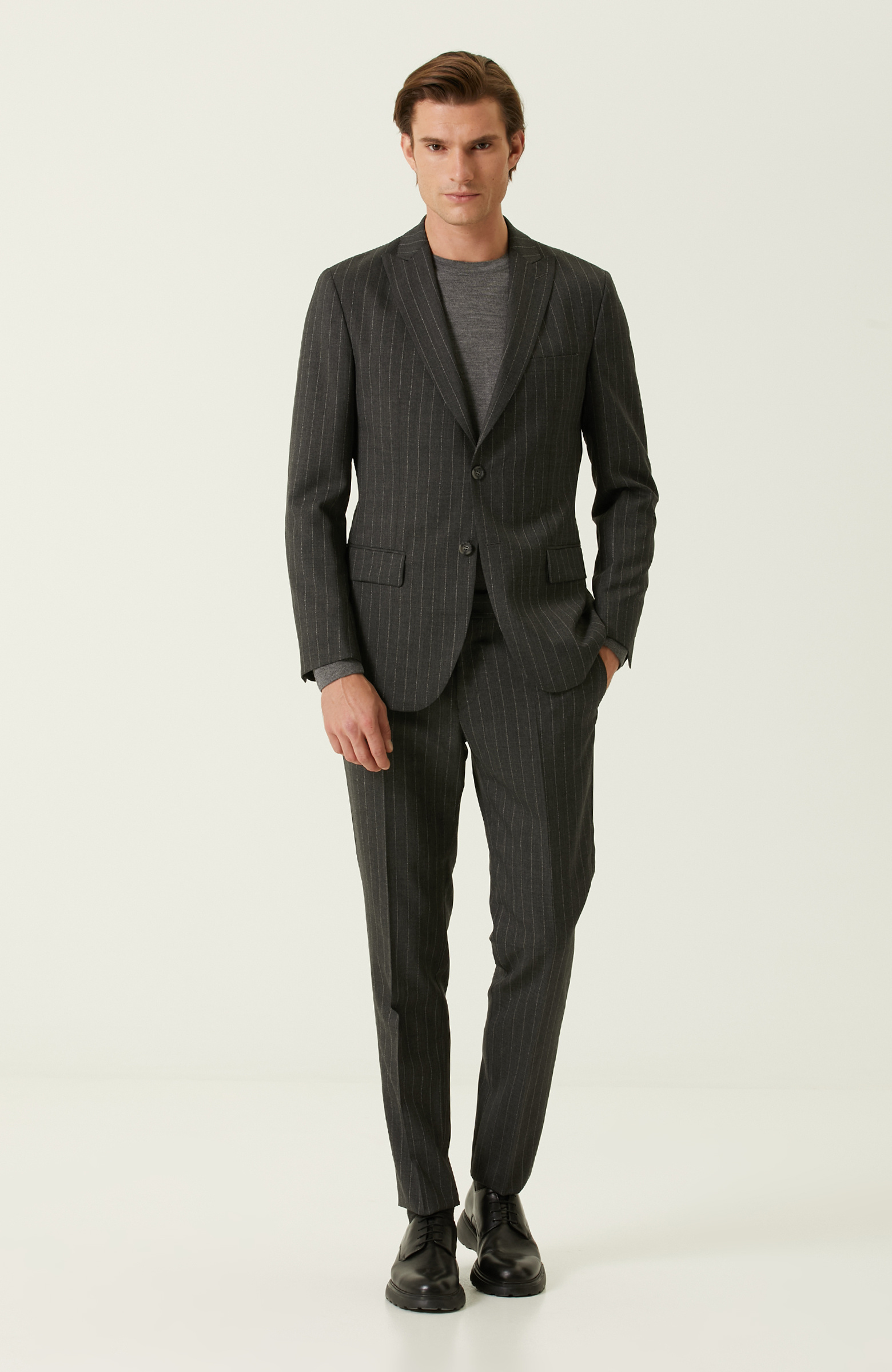 Gri Çizgili Yün Takım Elbise