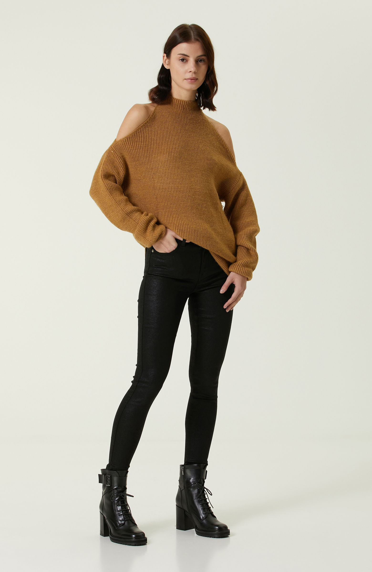 Slim Fit Siyah Pantolon