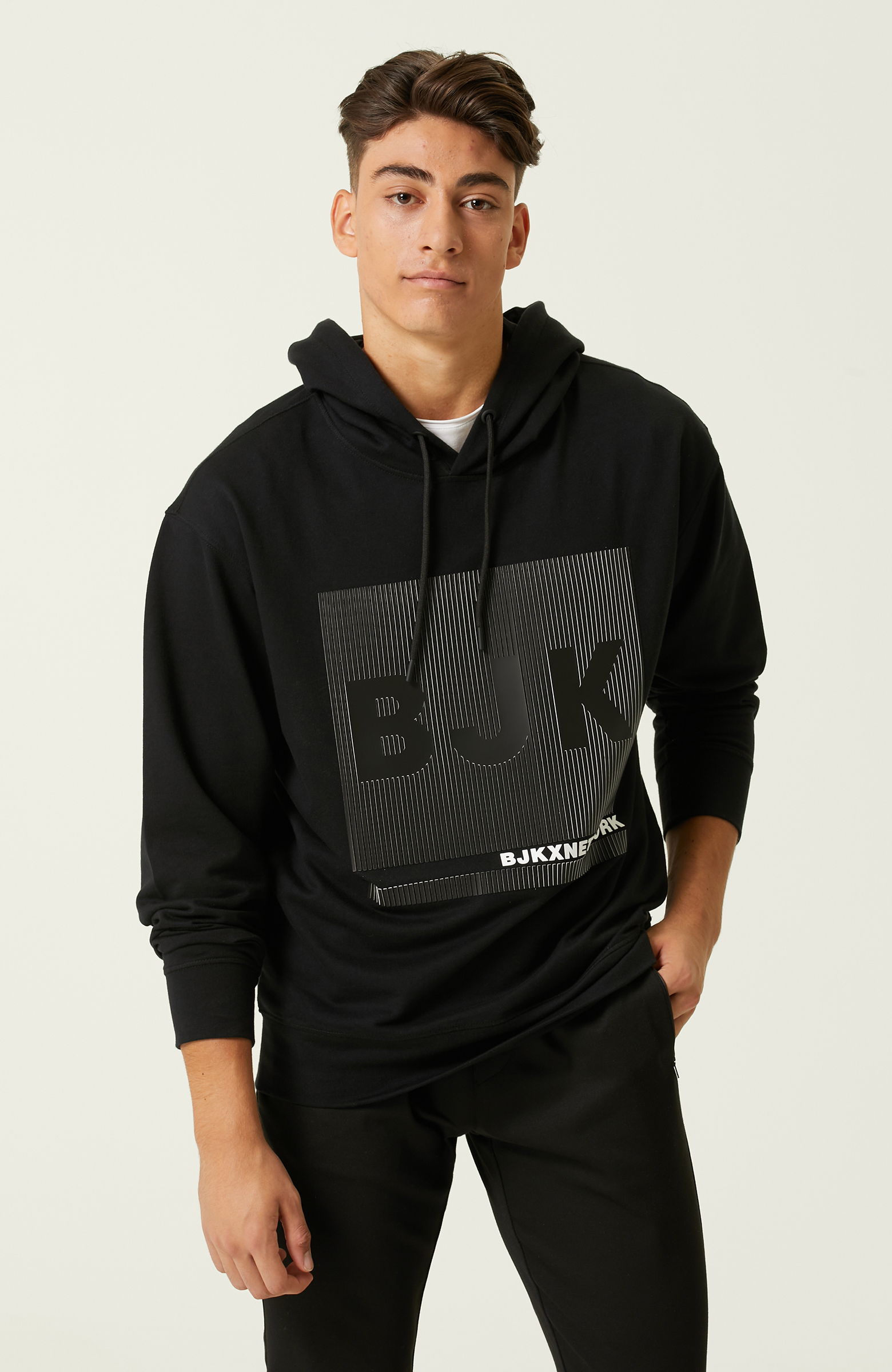 BJK Comfort Fit Siyah Kapüşonlu Sweatshirt BJK Comfort Fit Siyah Kapüşonlu Sweatshirt